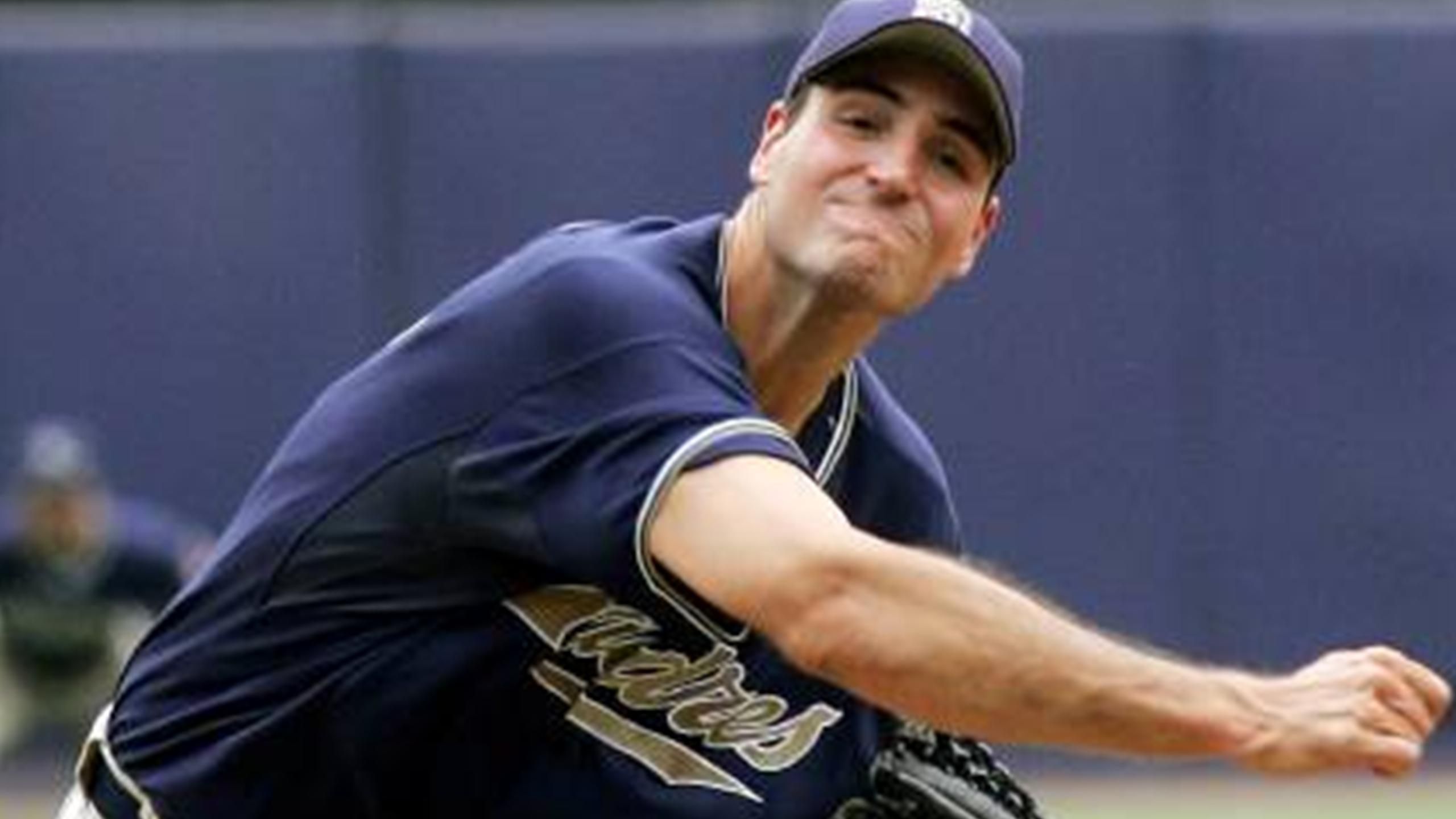 Young comes close - TNT Sports