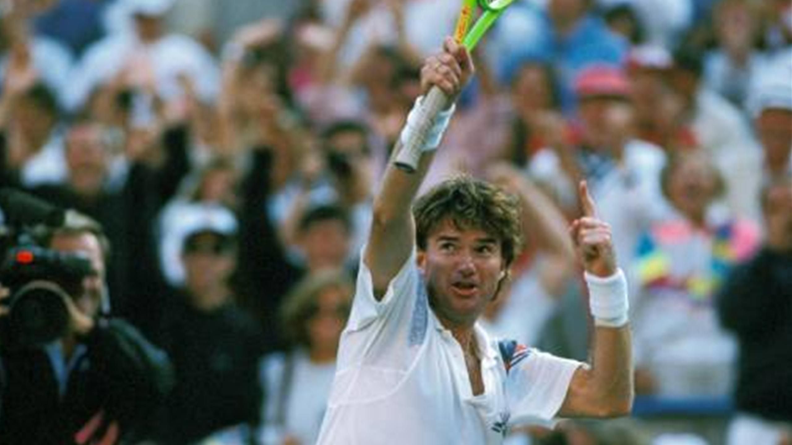 Connors powers by Newcombe - TNT Sports