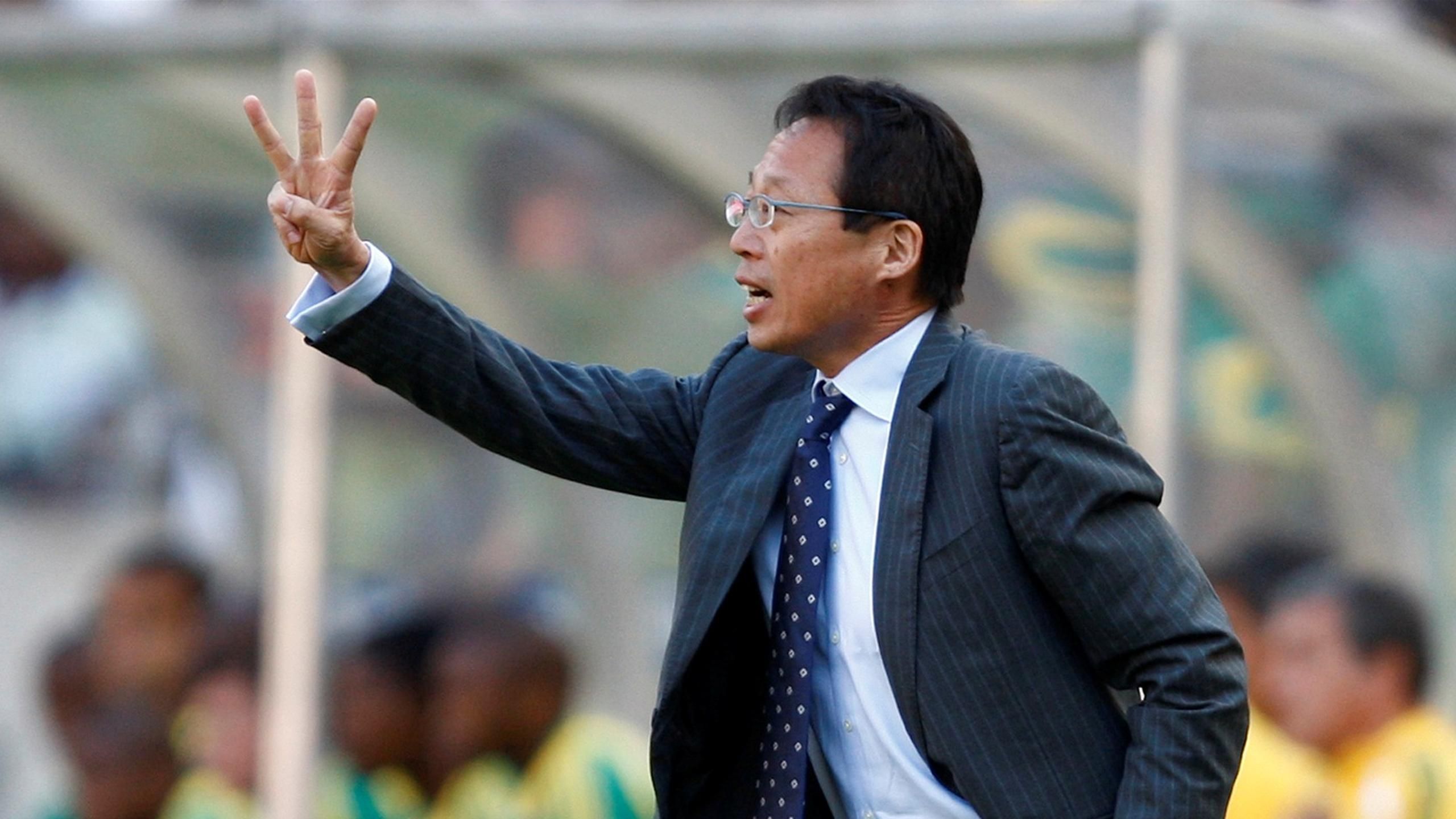 Okada under pressure - TNT Sports