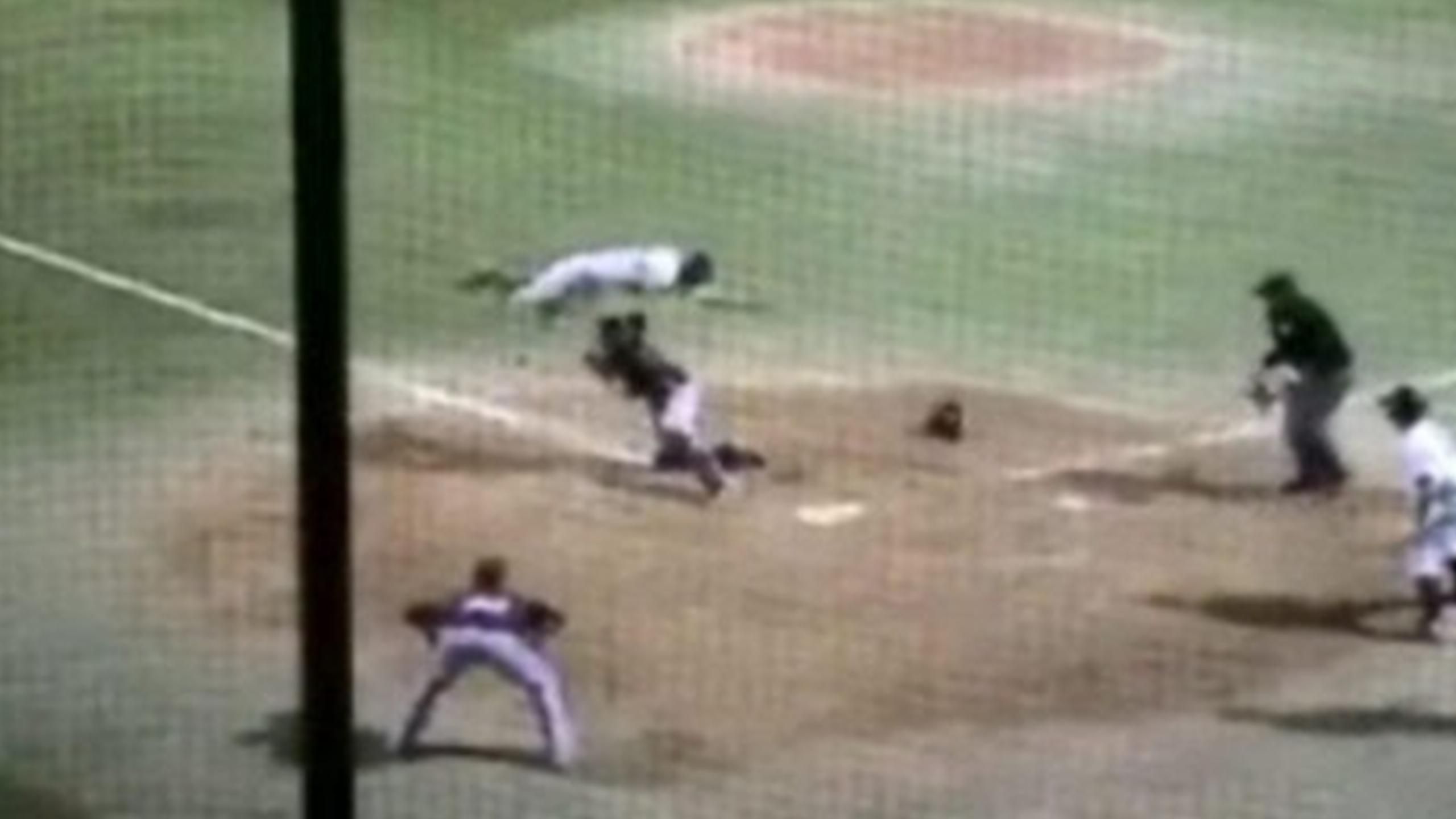 'Superman' baseball leap - TNT Sports