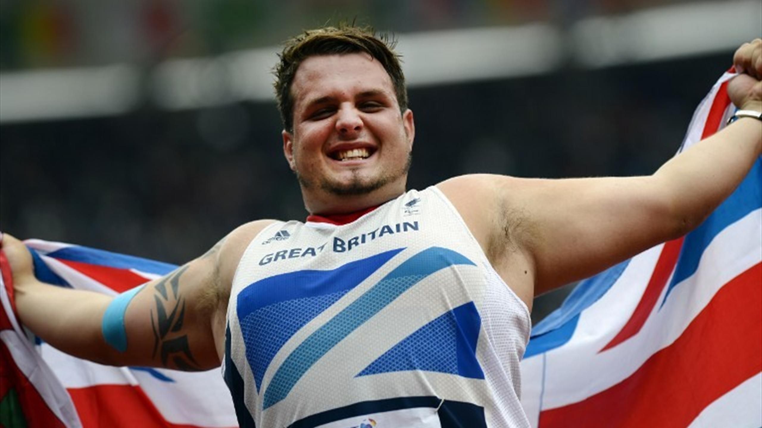 Davies wins discus gold - TNT Sports