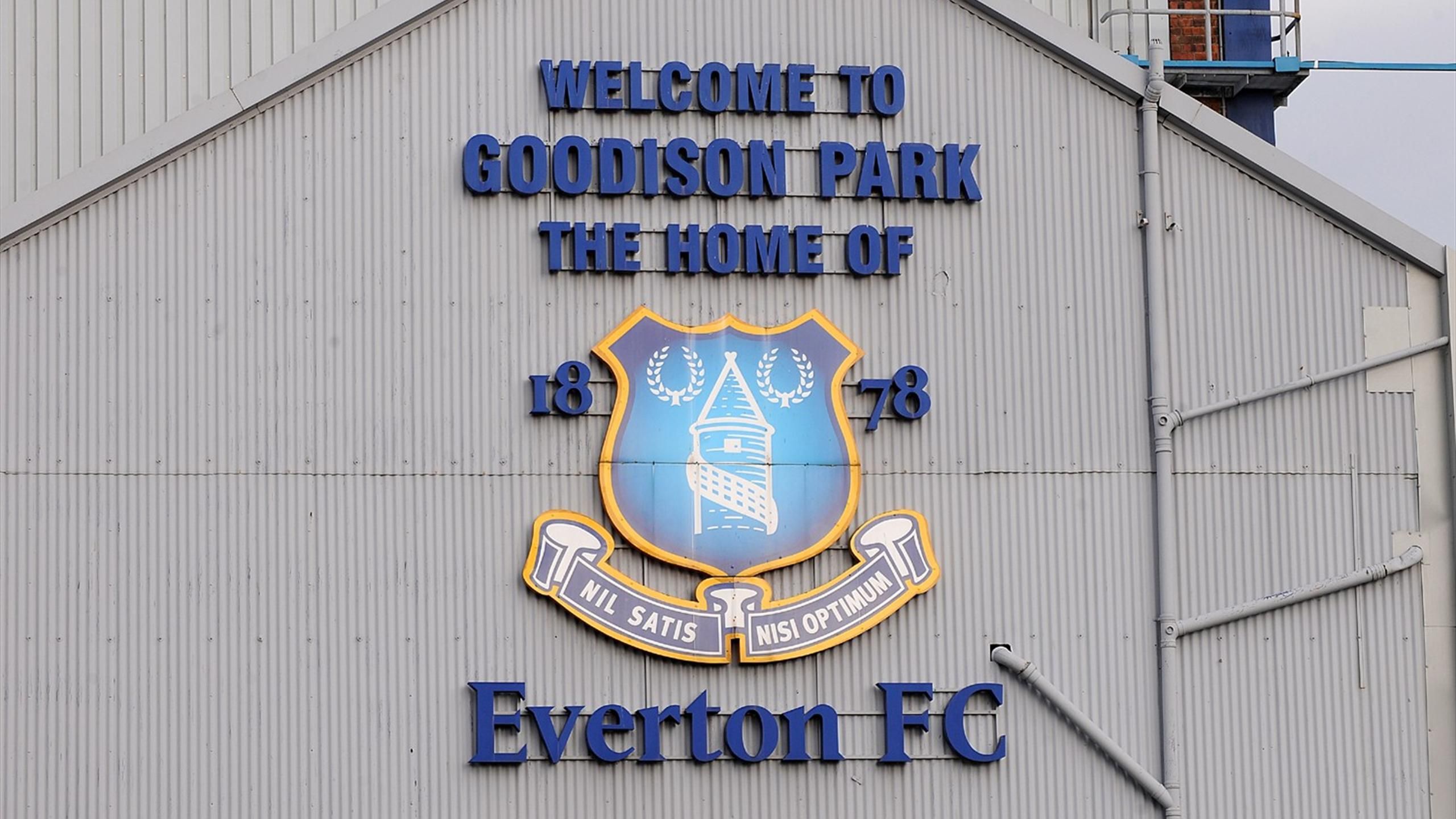 Matty Foulds completes move from Bury to Everton - TNT Sports