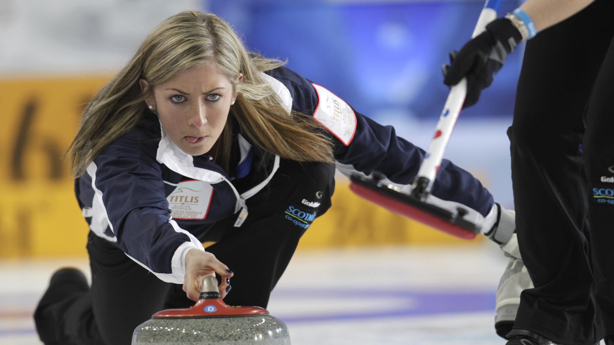 Muirhead makes winning start against Canada at curling Worlds - TNT Sports