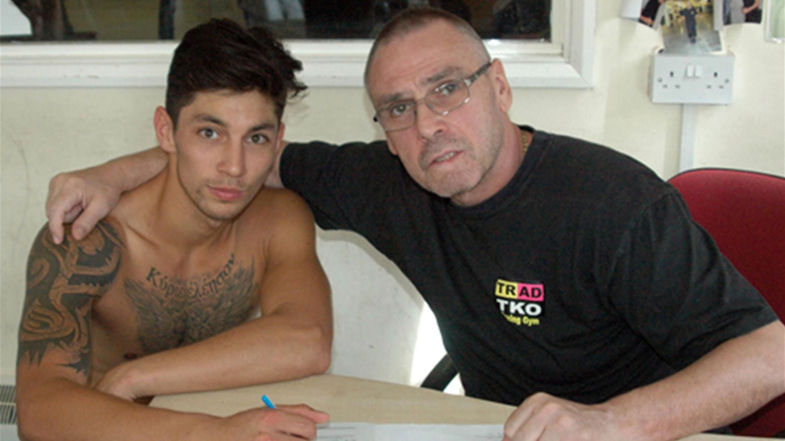 Ricky Rose turns pro with Johnny Eames - TNT Sports