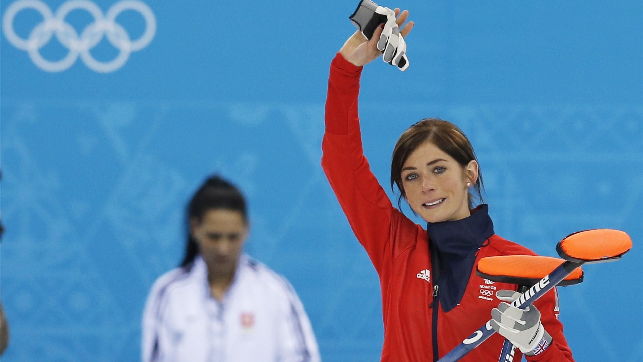 Eve Muirhead back with a bang at World Championships - TNT Sports