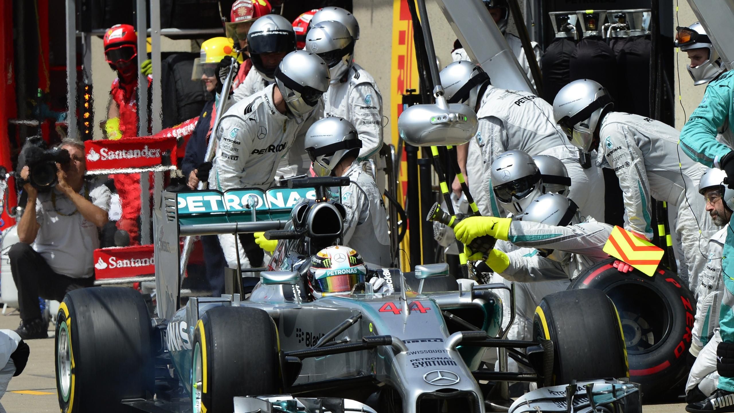 F1 refuelling return depends on cost, says Toto Wolff - TNT Sports