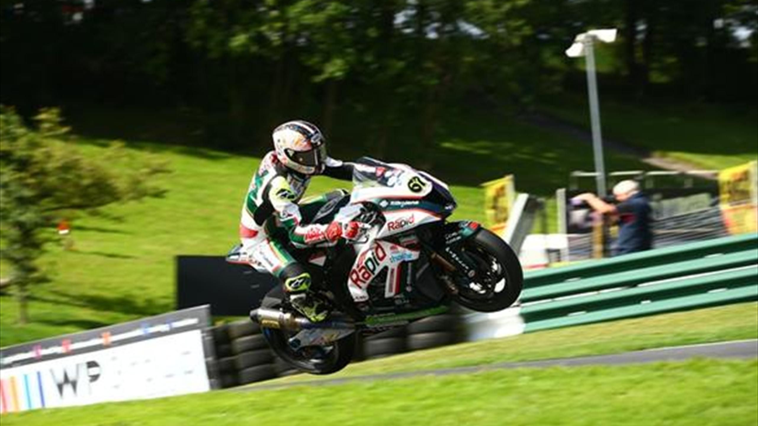 Cadwell BSB: Byrne edges Kiyo to head second practice - TNT Sports