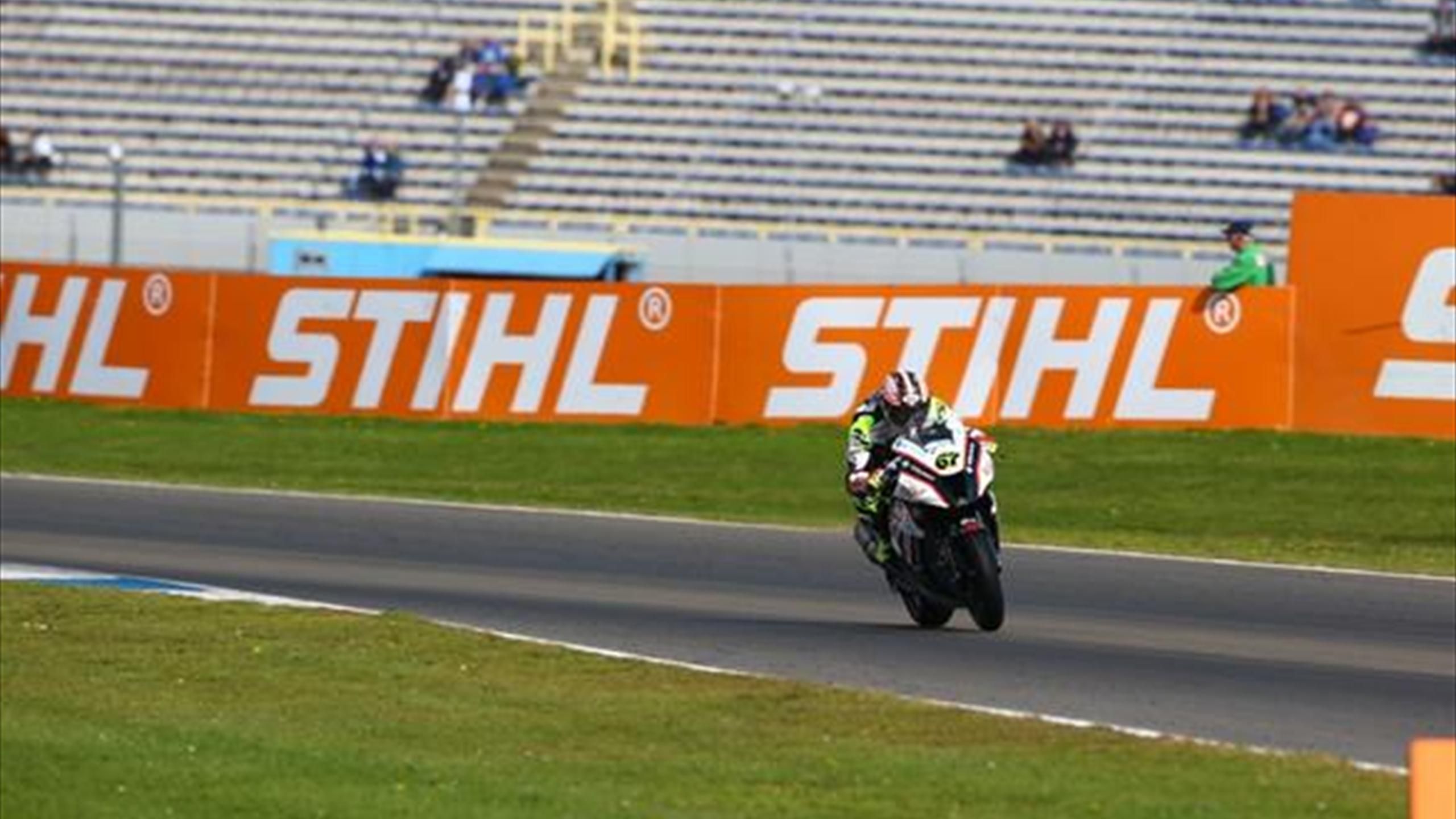 Assen BSB: Byrne edges Kiyo to take narrow race two win - TNT Sports