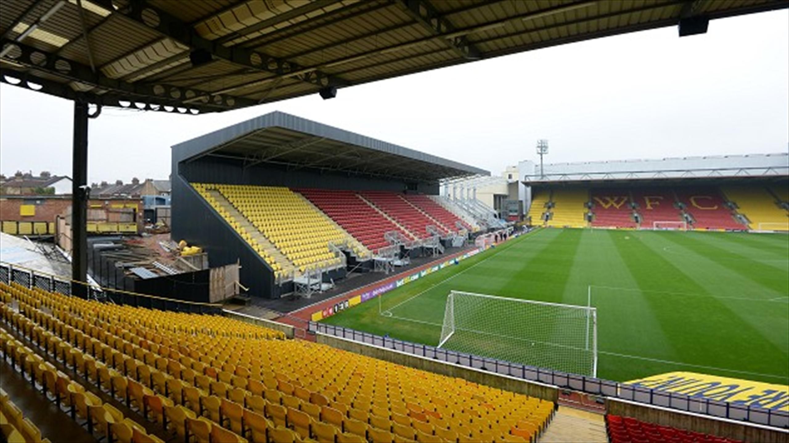 Watford make Dutch winger Steven Berghuis their 10th summer signing ...