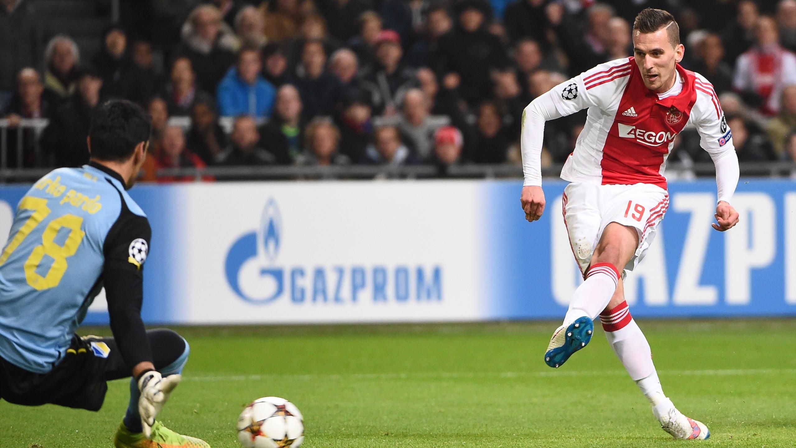 Ajax sign Poland striker Arkadiusz Milik on permanent deal - TNT Sports
