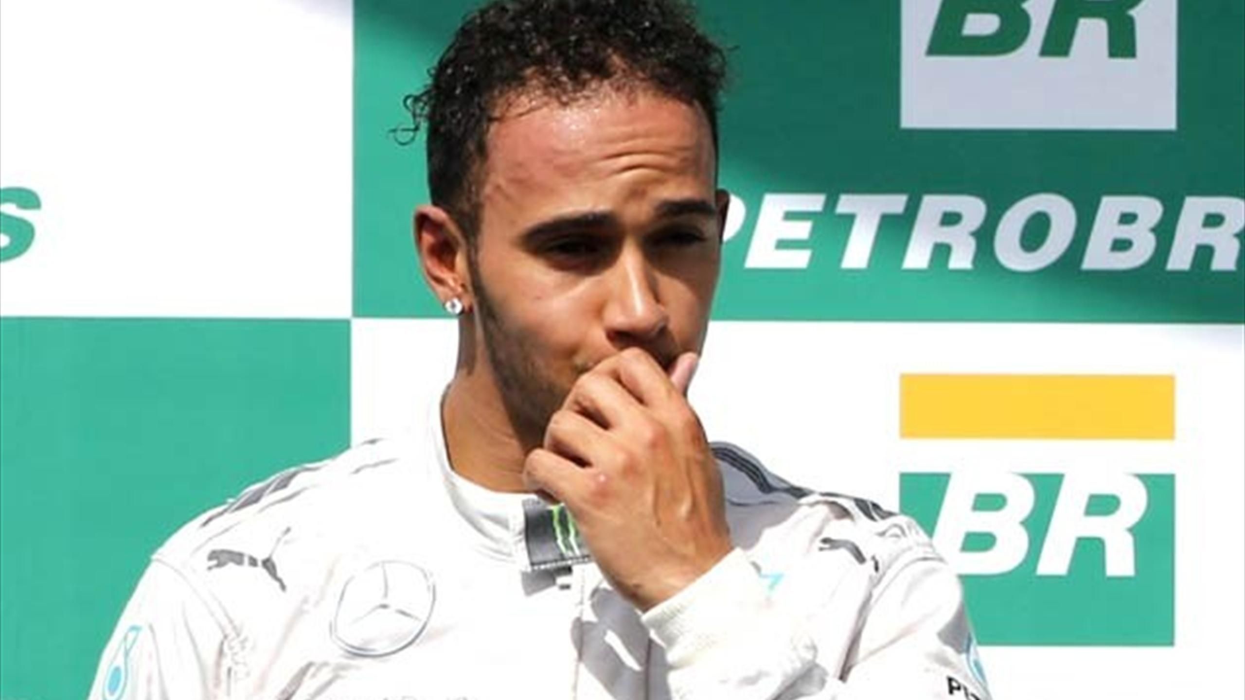 Lewis Hamilton reveals 'special helmet' he 'cannot wear' - TNT Sports