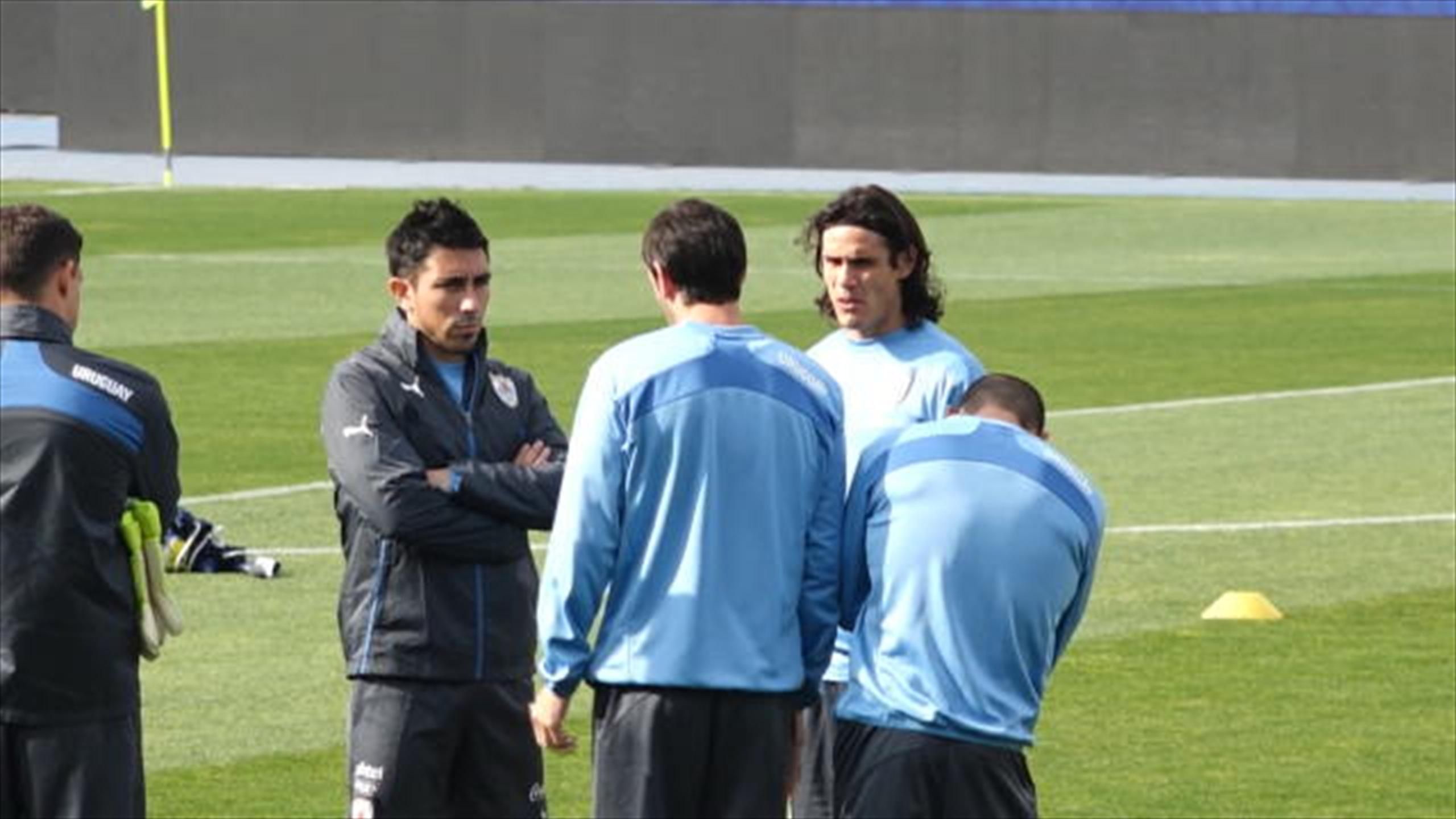 Edinson Cavani could miss Chile match with father arrested after fatal ...