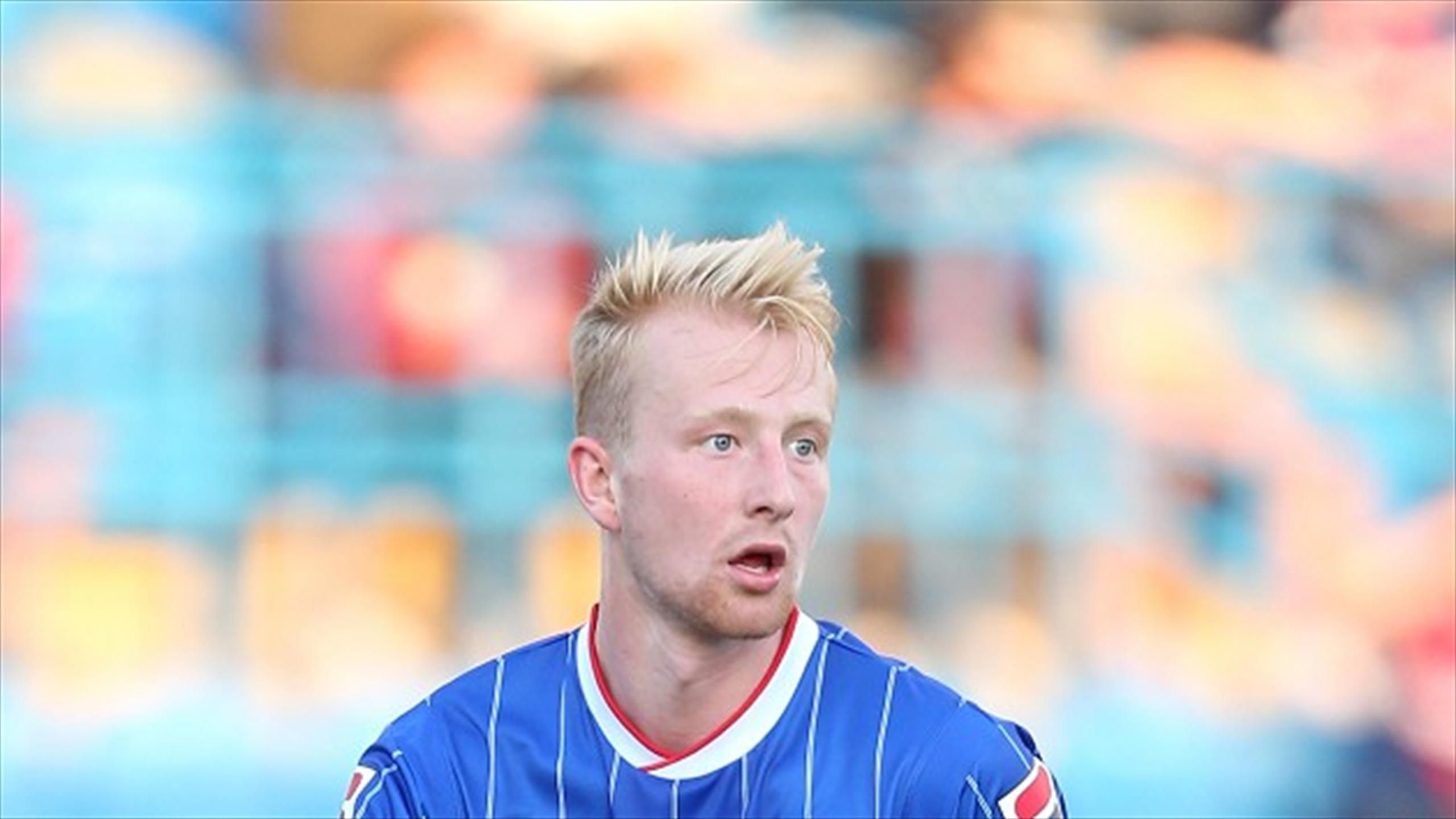 Beck off to Glovers - TNT Sports