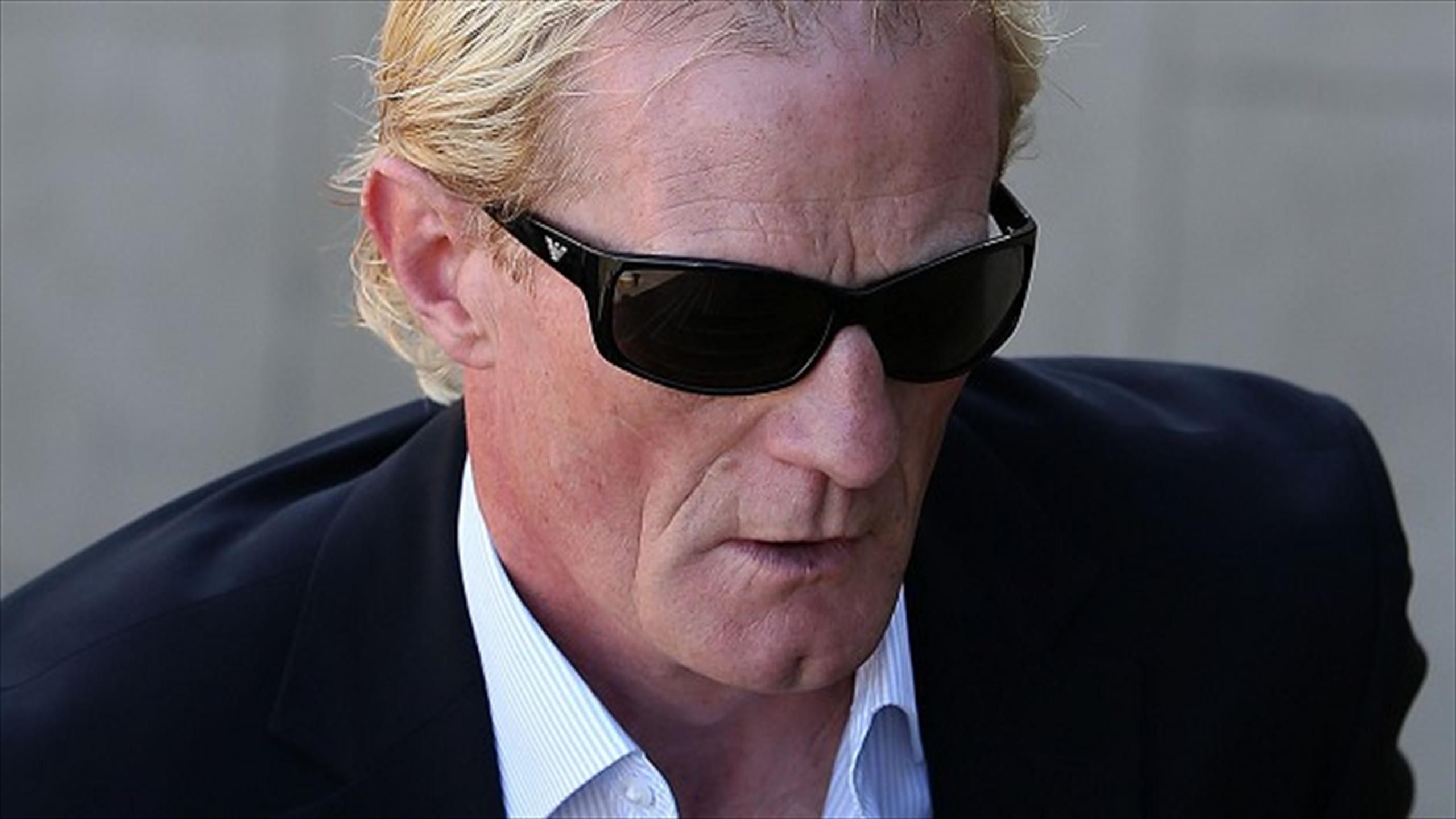 Colin Hendry admits harassing ex-girlfriend - TNT Sports
