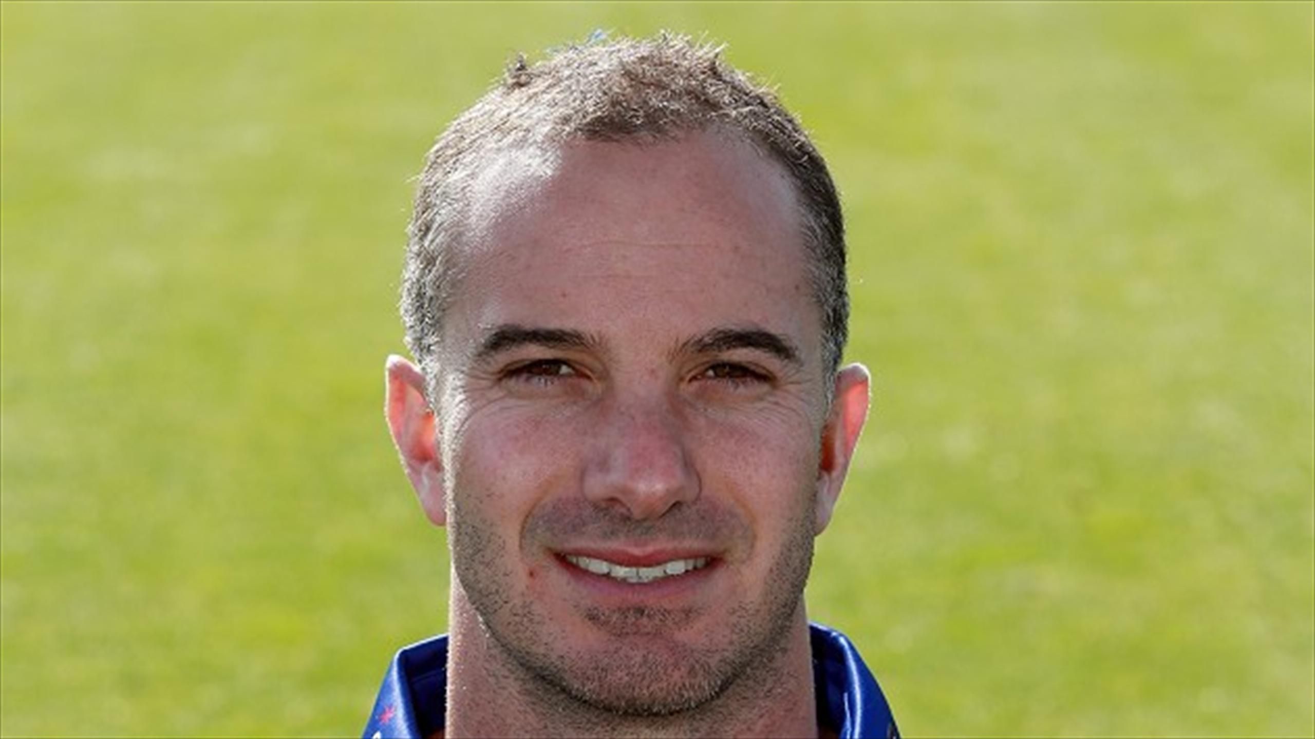 Ton up for Klinger once again - TNT Sports