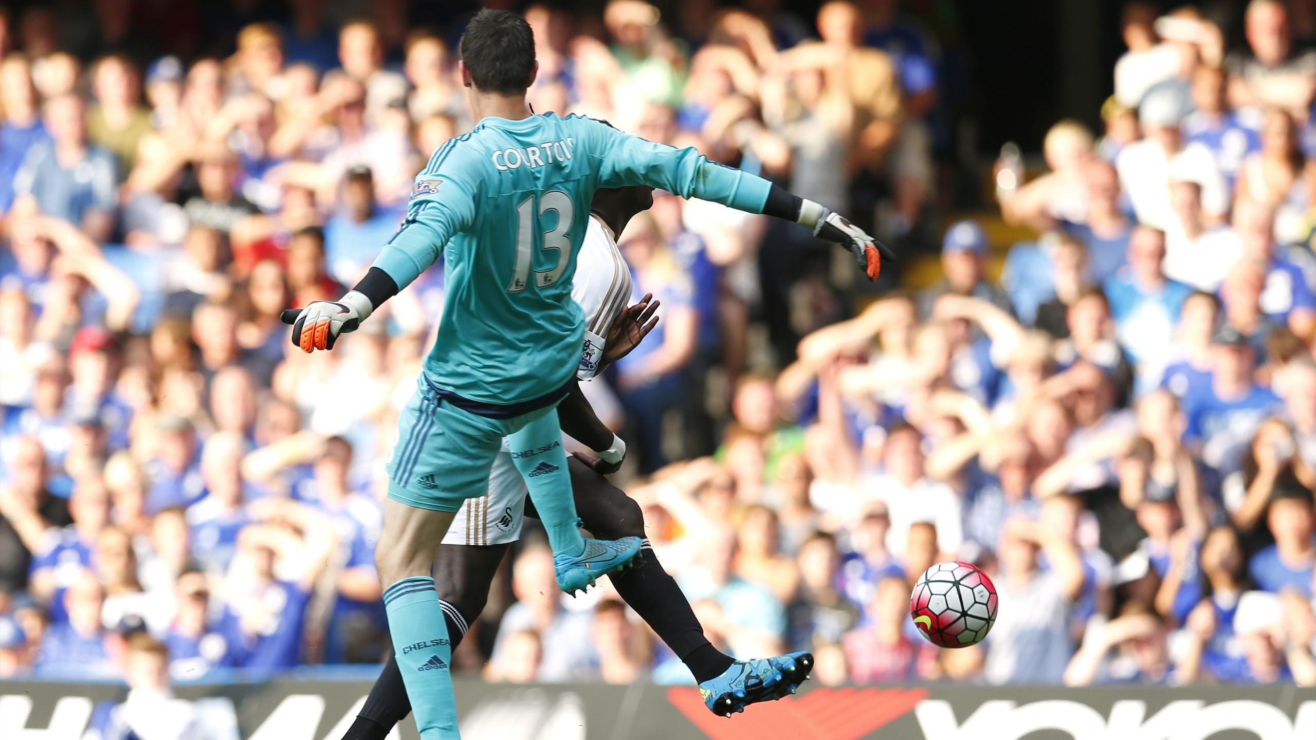 Chelsea to launch appeal against Thibaut Courtois' red card - TNT Sports