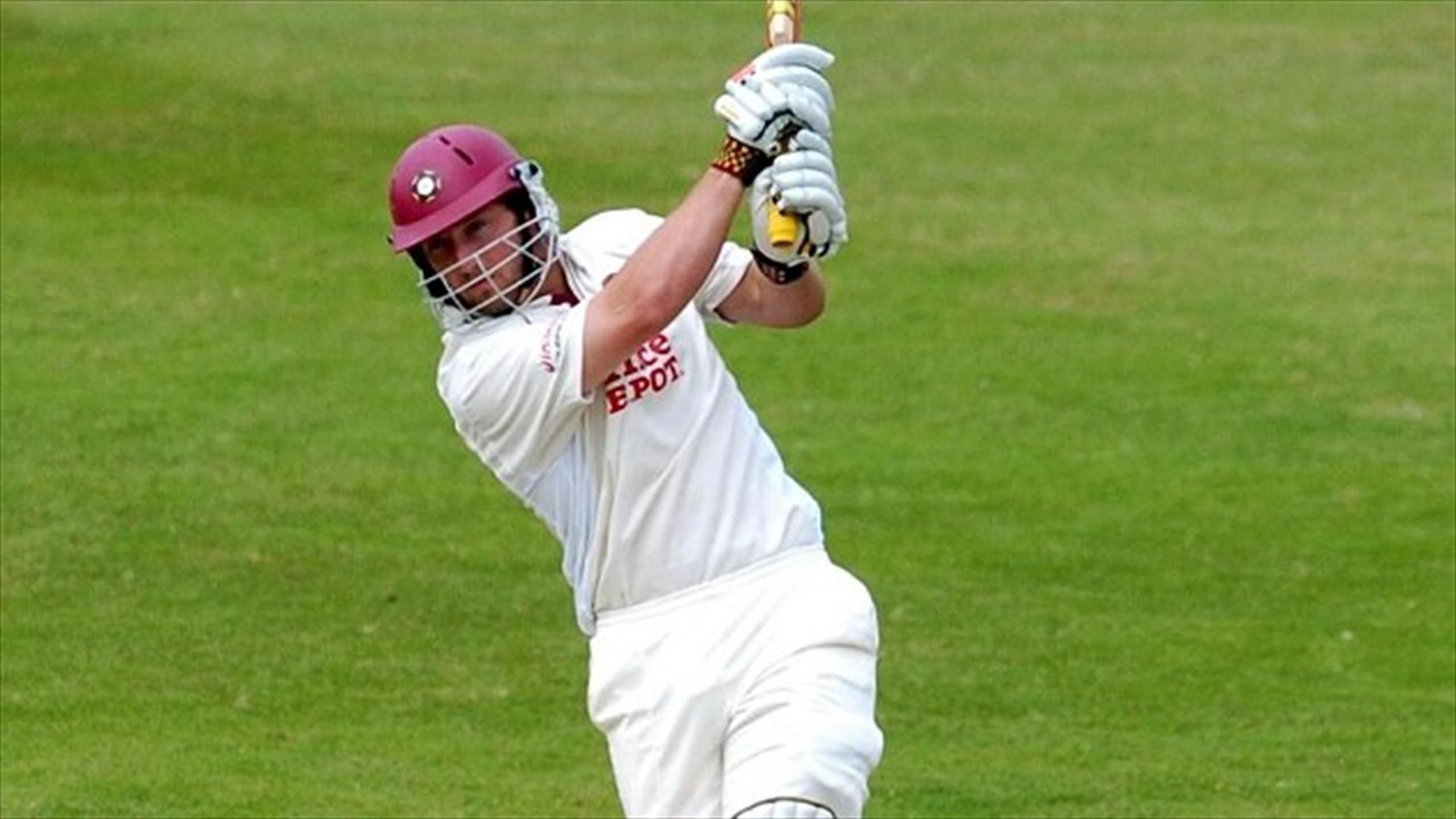 Crook puts Australia under pressure - TNT Sports