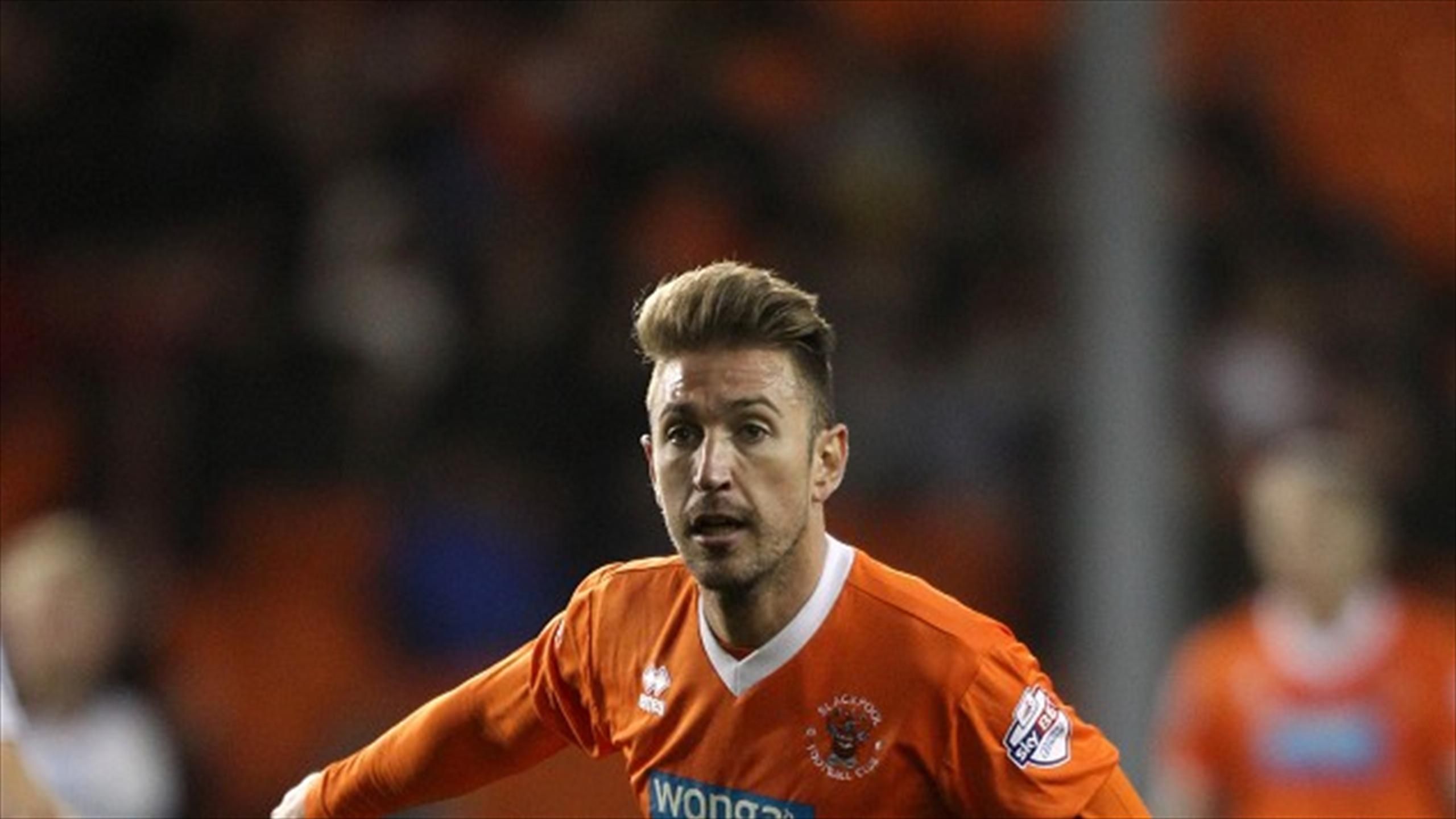 Spireites sign Martinez - TNT Sports