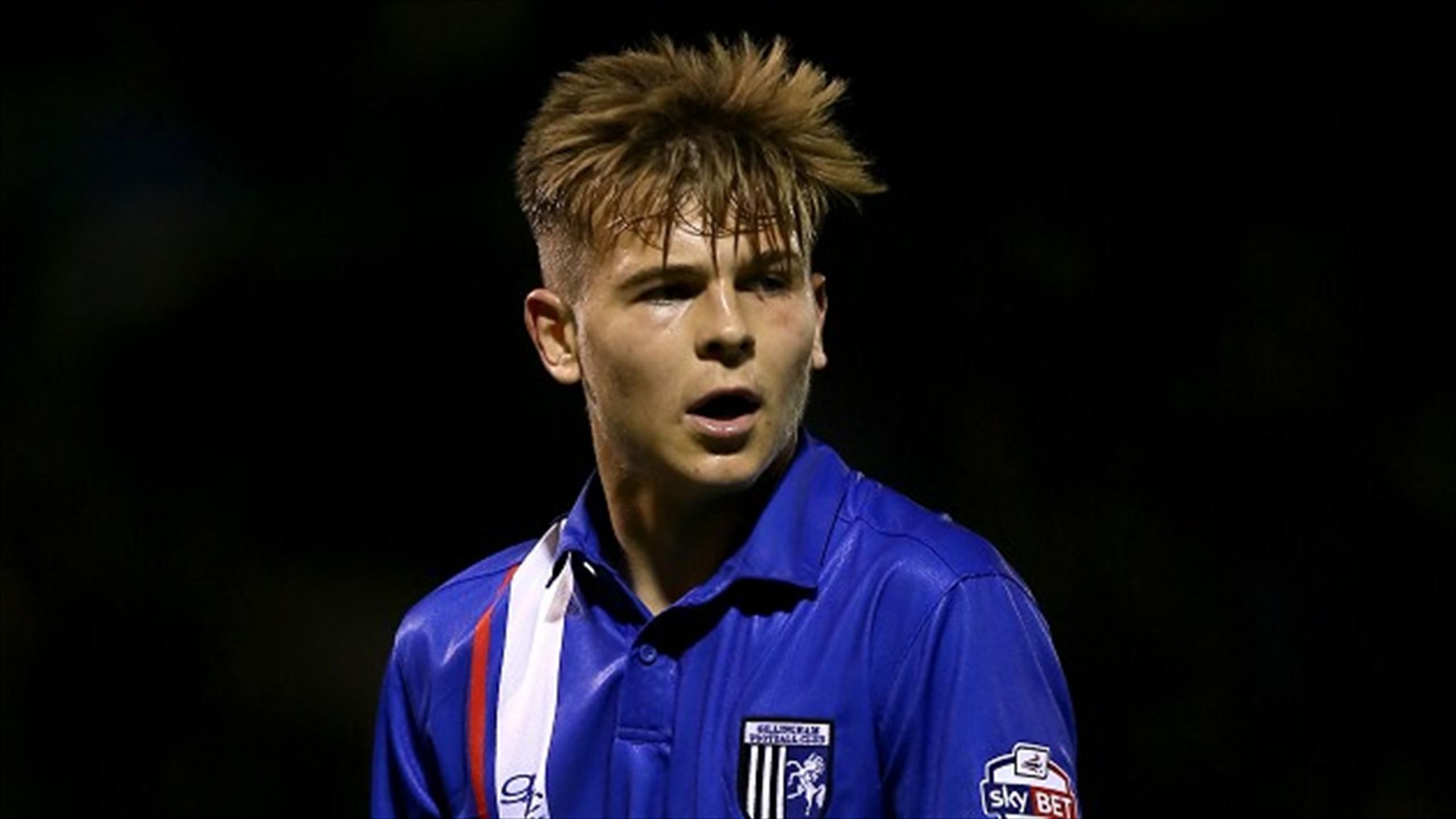 Jake Hessenthaler winner sends Gillingham to summit of League One - TNT ...
