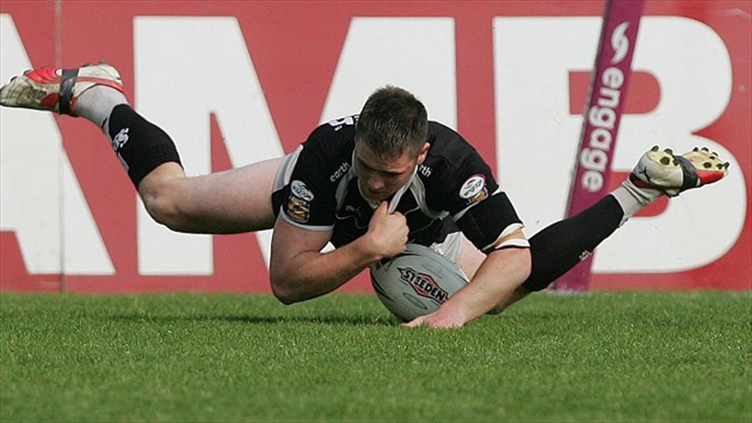 Steve Tyrer scores a hat-trick as Halifax run riot - TNT Sports