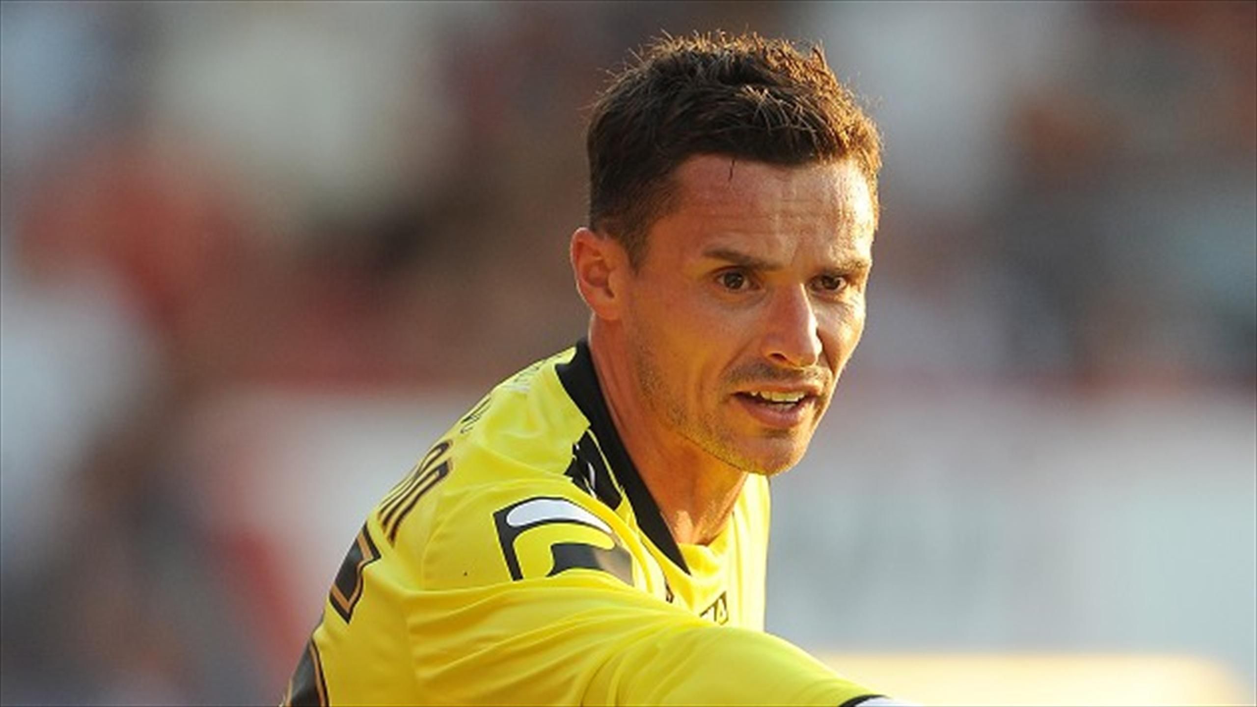 Crawley add keeper Darryl Flahavan to their ranks - TNT Sports