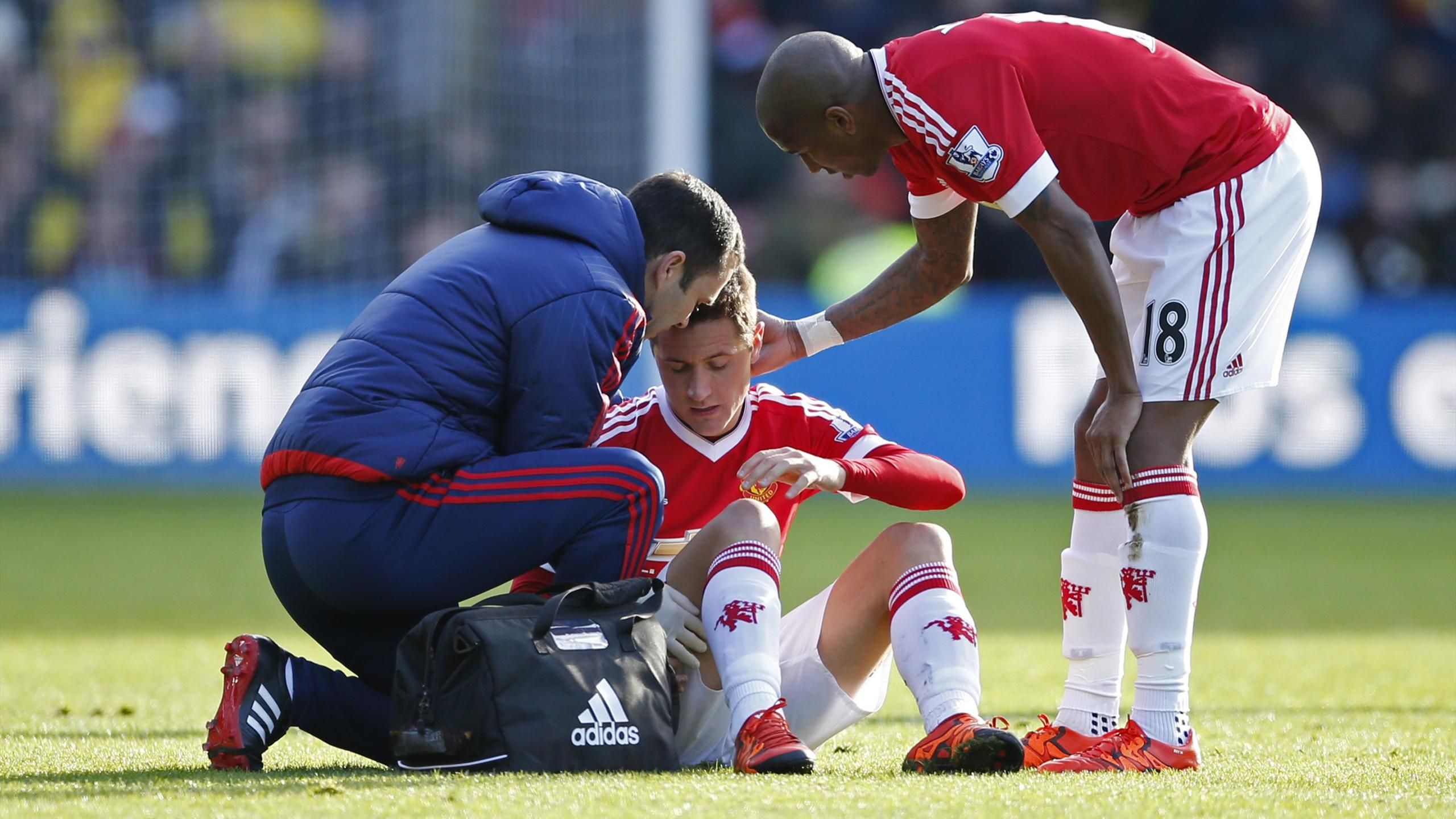 Manchester United injury crisis becomes catastrophe as Ander Herrera ...