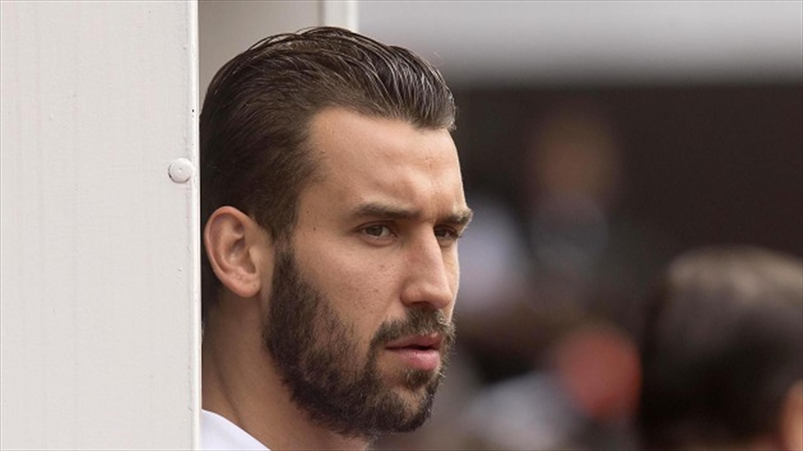 Blazej Augustyn backs Hearts to claim shock Premiership title - TNT Sports