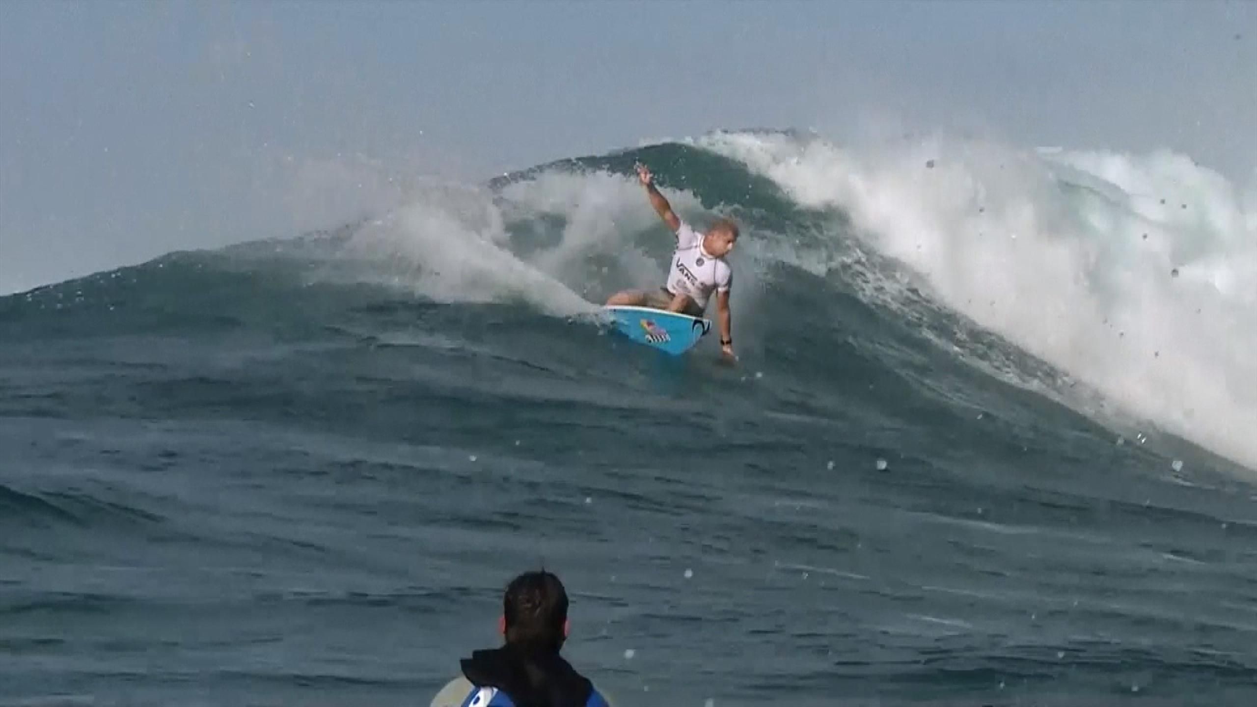 Mick Fanning's first ever win in Hawaii - TNT Sports