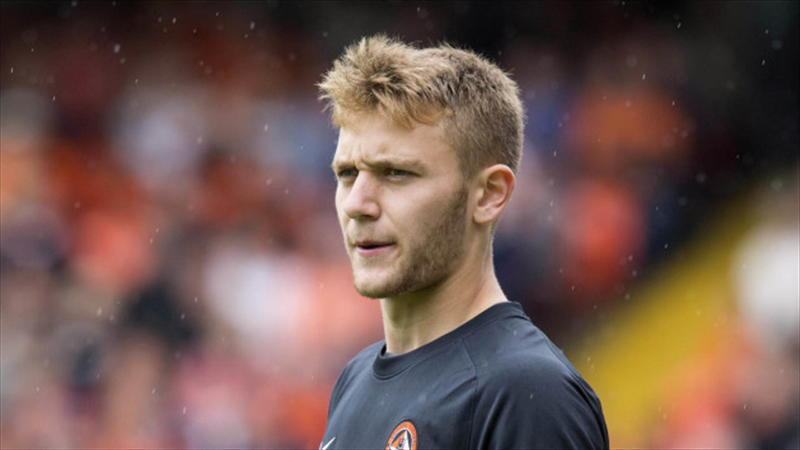 Dundee United boss Mixu Paatelainen gives backing to goalkeeper Luis ...