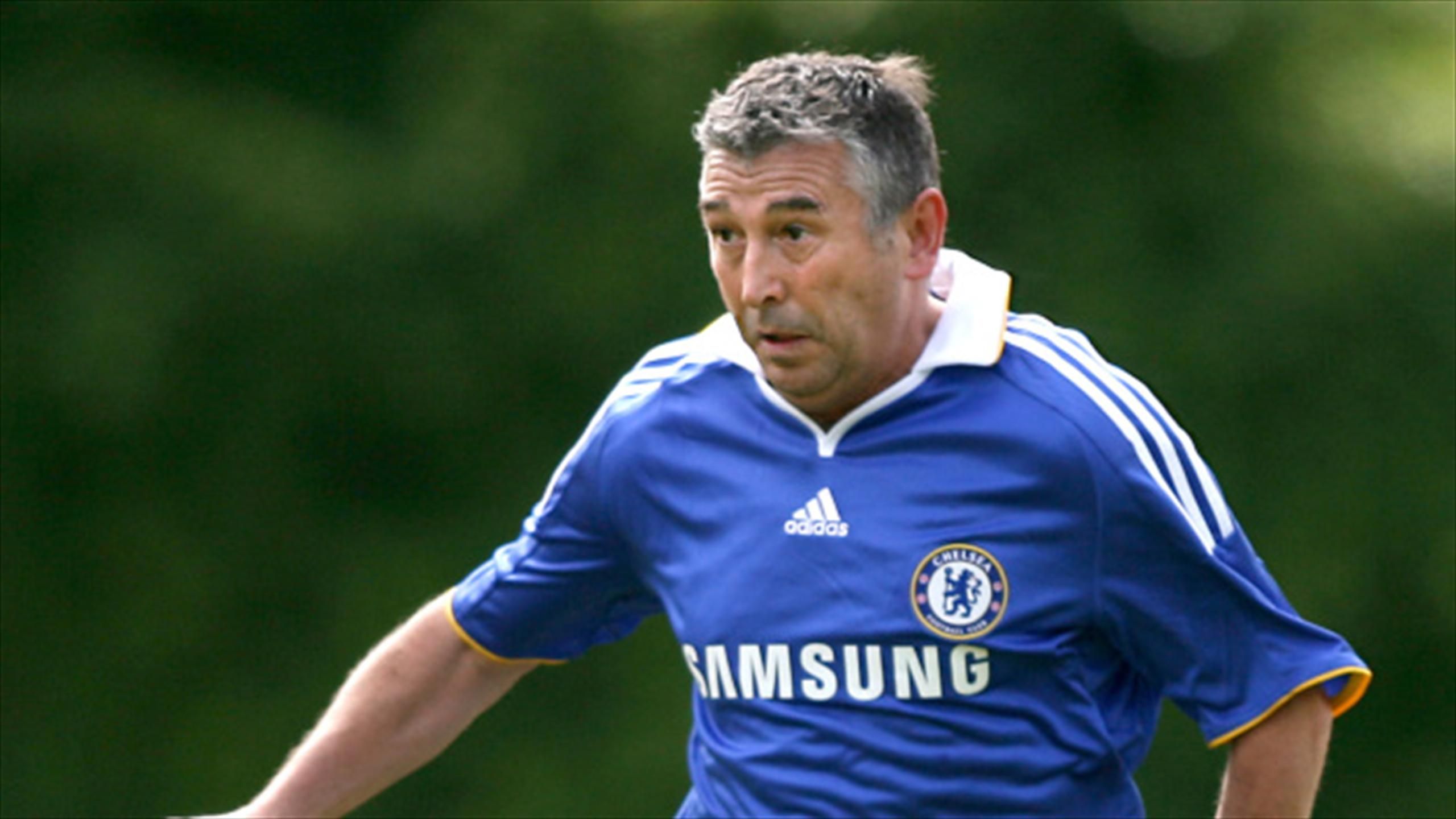 Former Burnley striker Ian Britton dies - TNT Sports