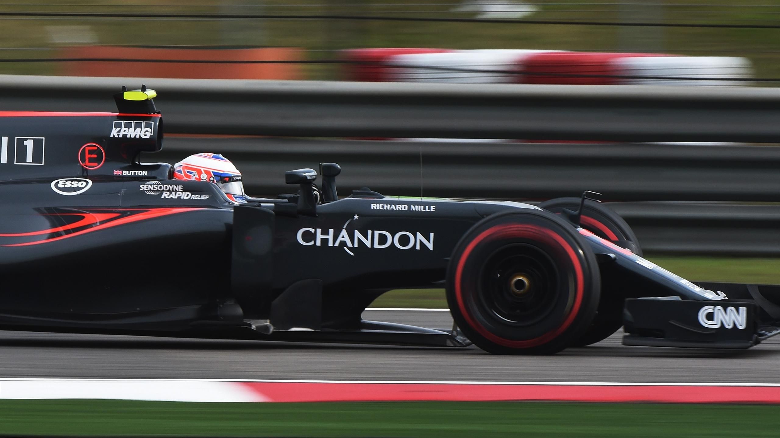 Button concerned by 'dangerous' pit incident - TNT Sports