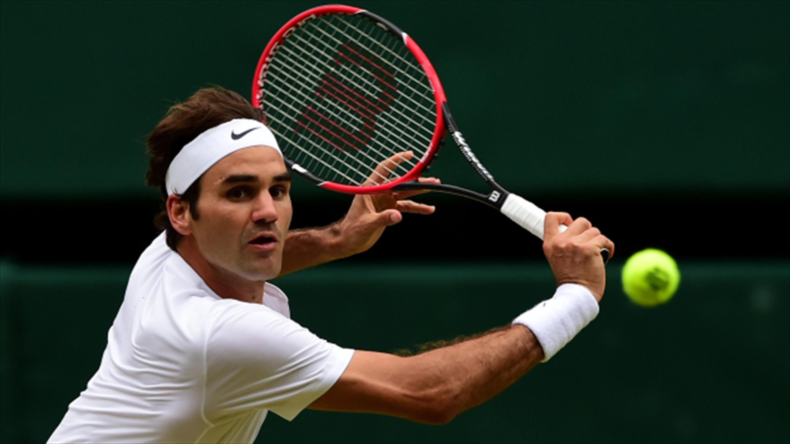 Roger Federer shows encouraging form in Halle - TNT Sports