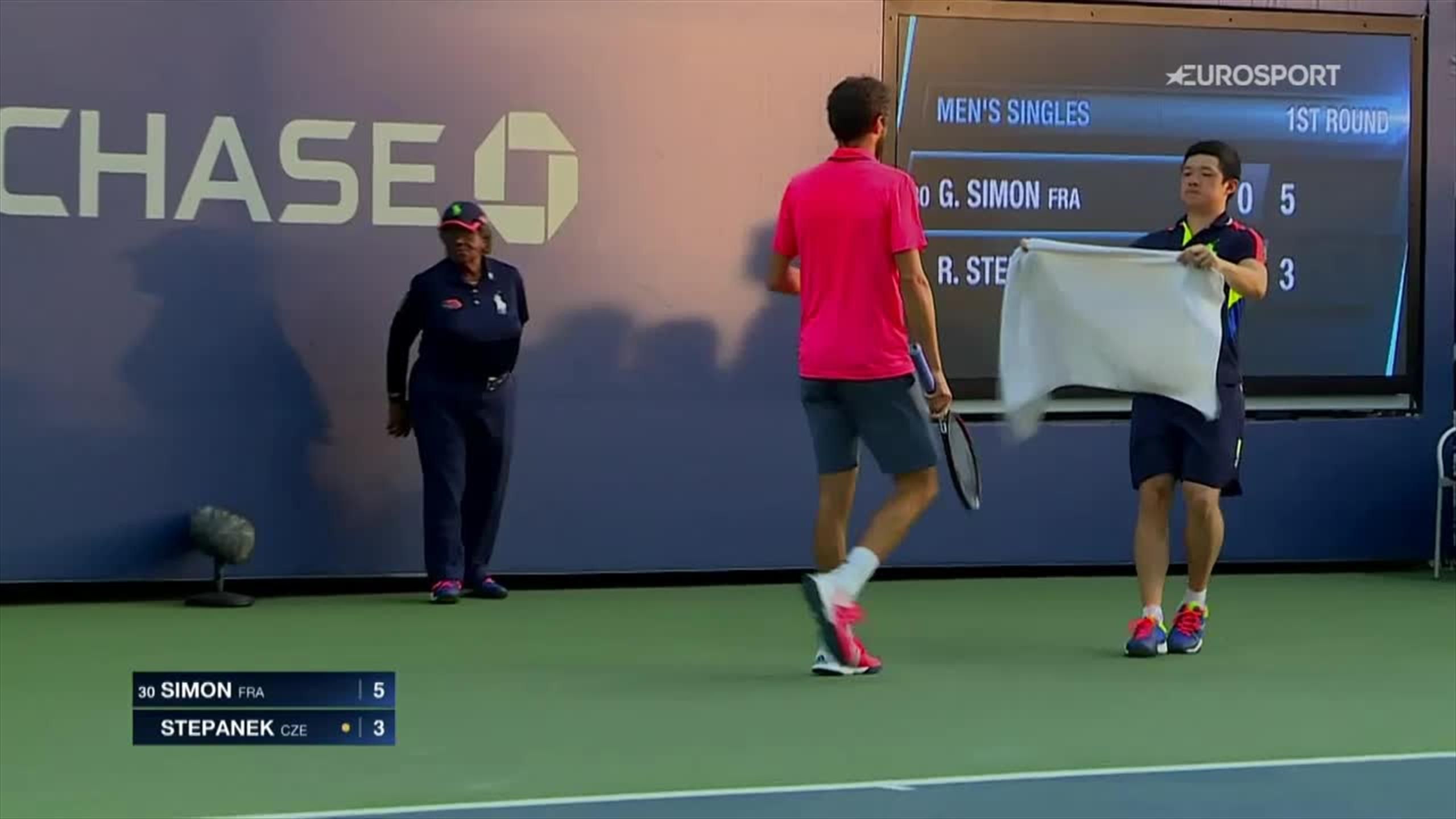 Gilles Simon hits cracking counter-attacking backhand against Radek ...