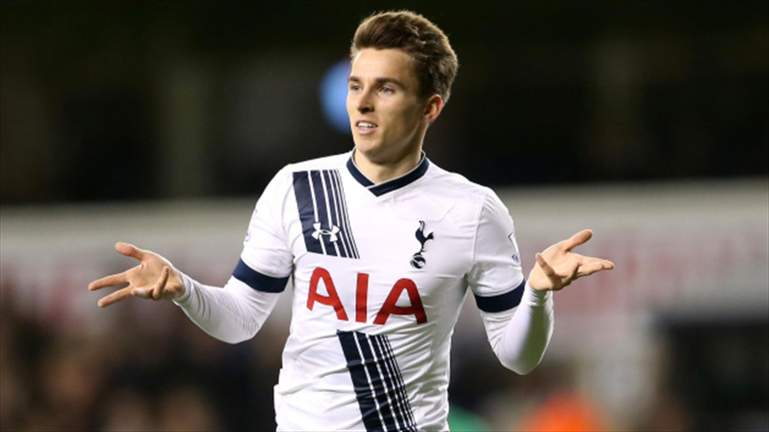 Tom Carroll signs new Tottenham deal - TNT Sports