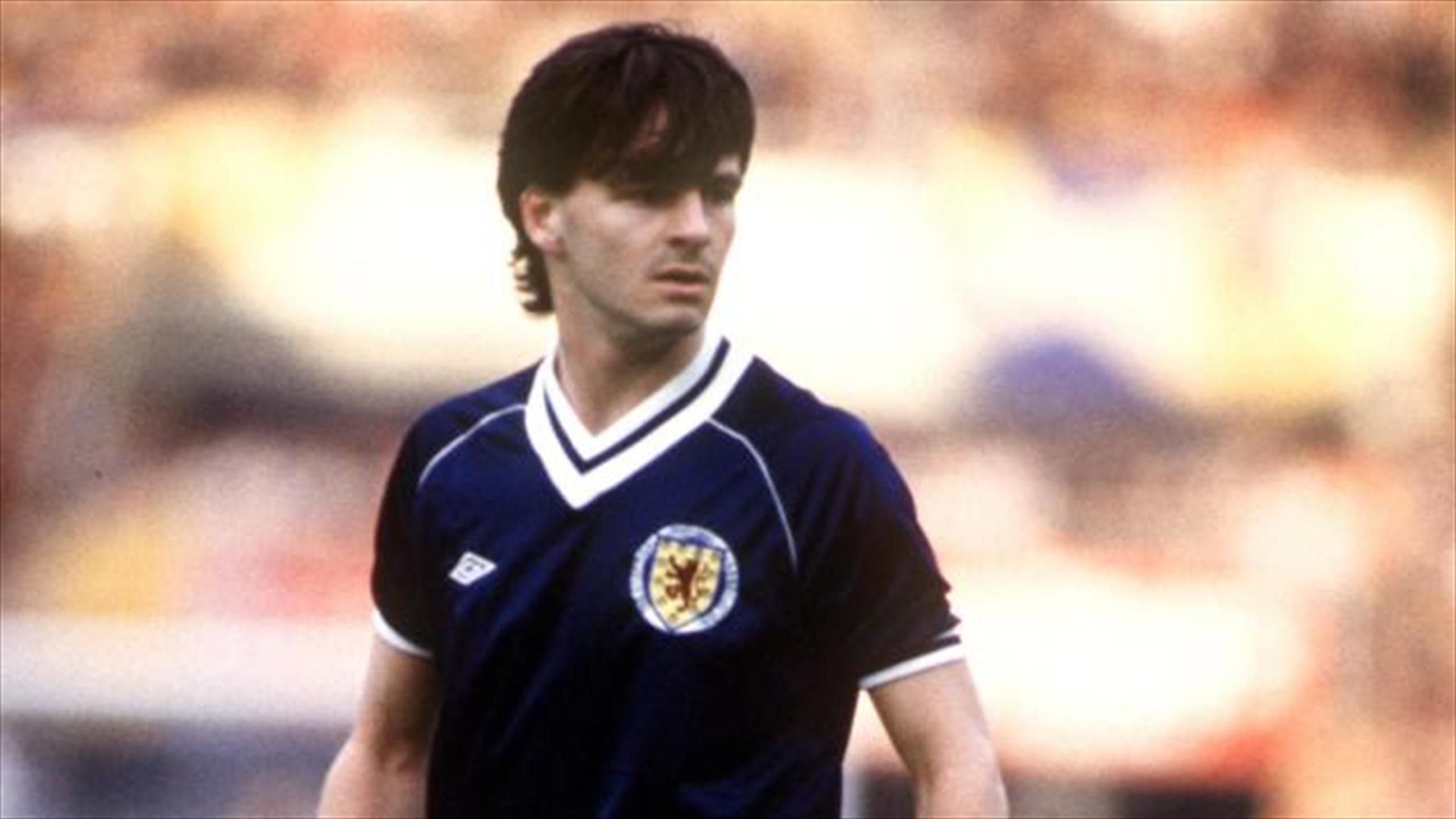 Charlie Nicholas: Scotland need to replace Gordon Strachan - TNT Sports