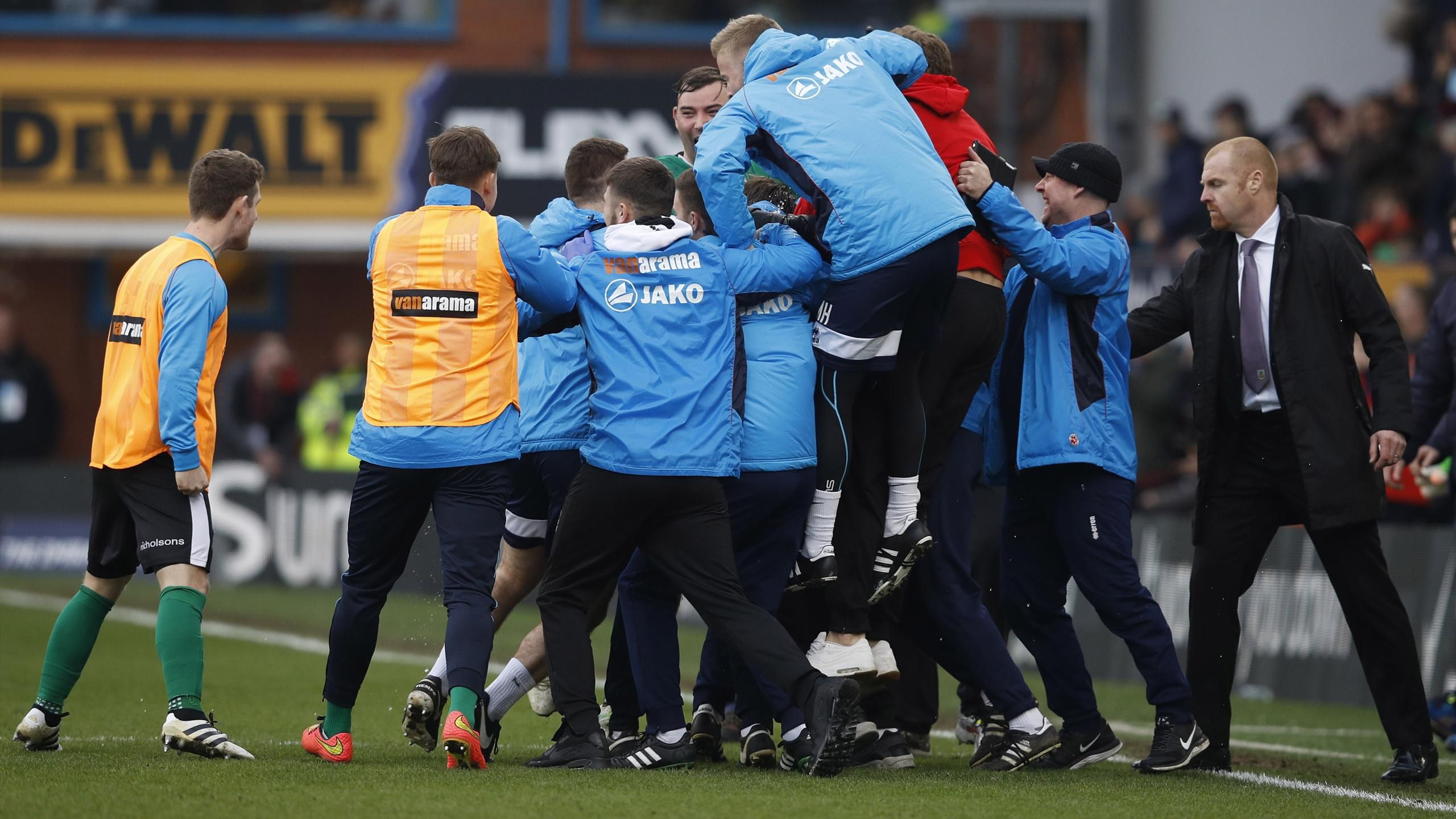 Impish Lincoln City remind us why we love football - TNT Sports