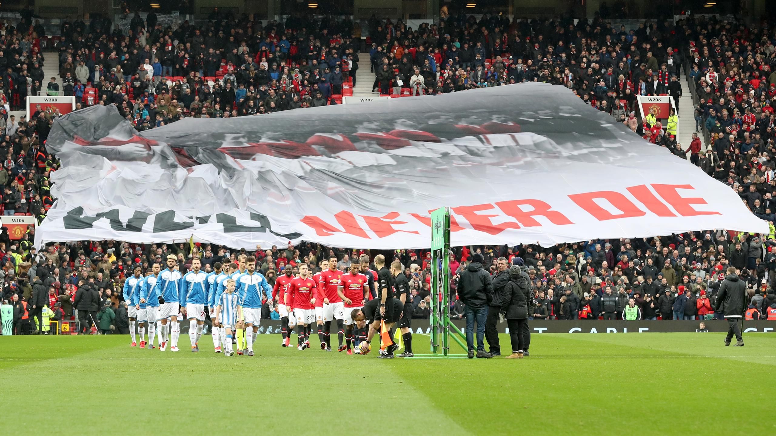 Manchester United: Football remembers Munich air disaster - TNT Sports