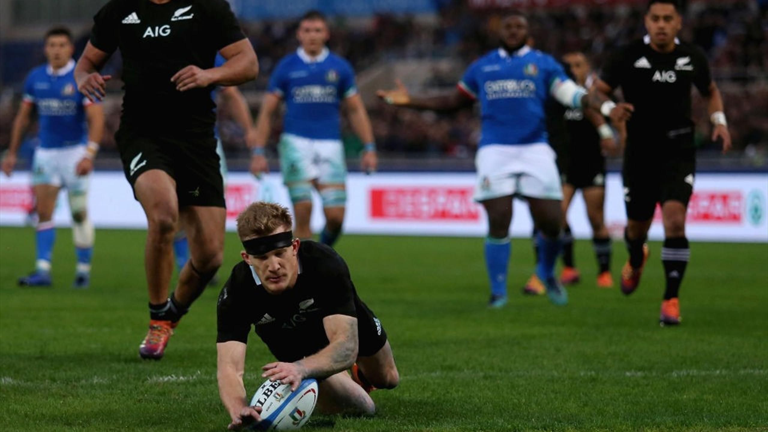 Ten-try All Blacks smash Italy to wrap up European tour - TNT Sports