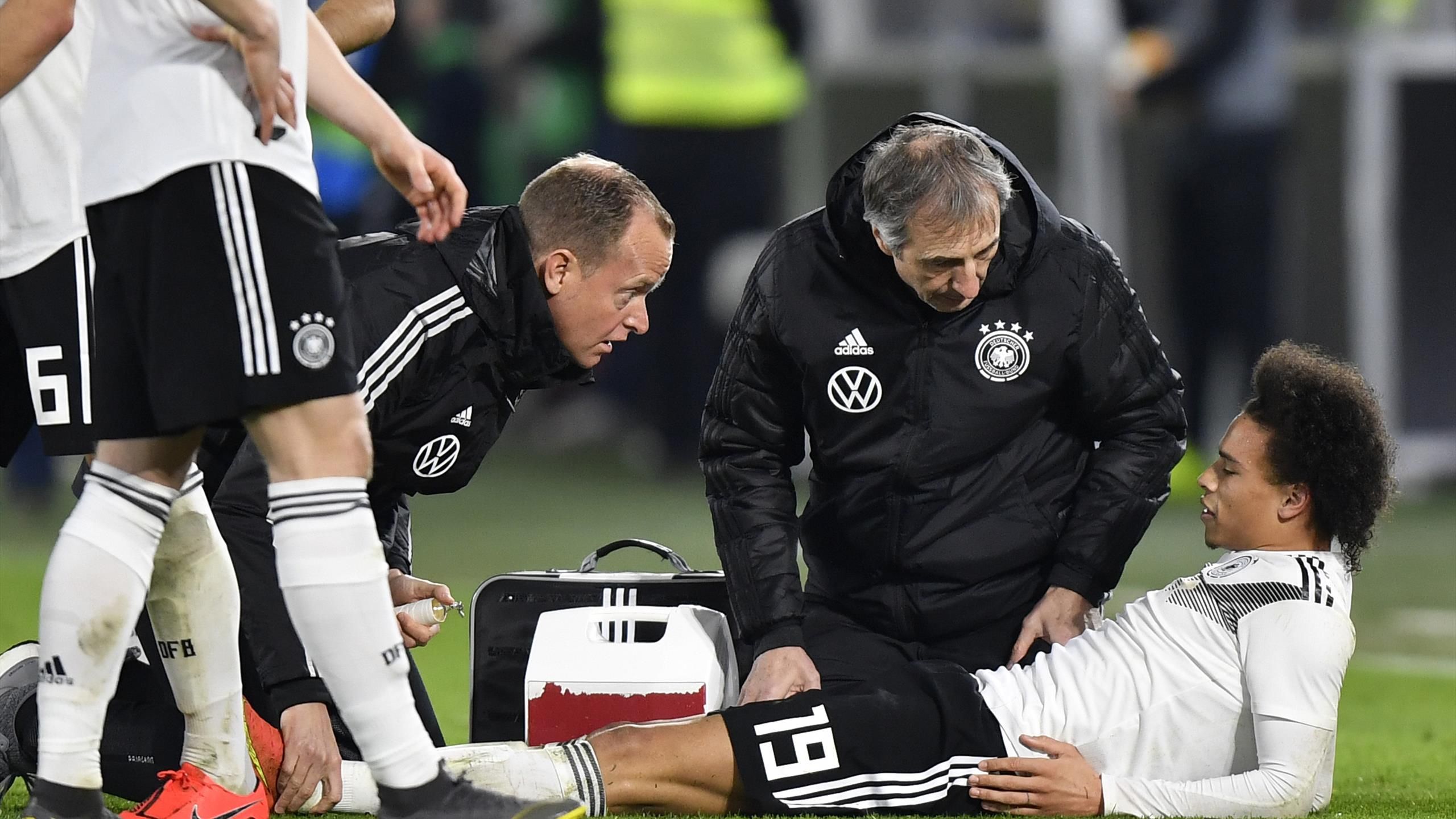 Leroy Sane has injury scare for Germany in draw to Serbia - TNT Sports