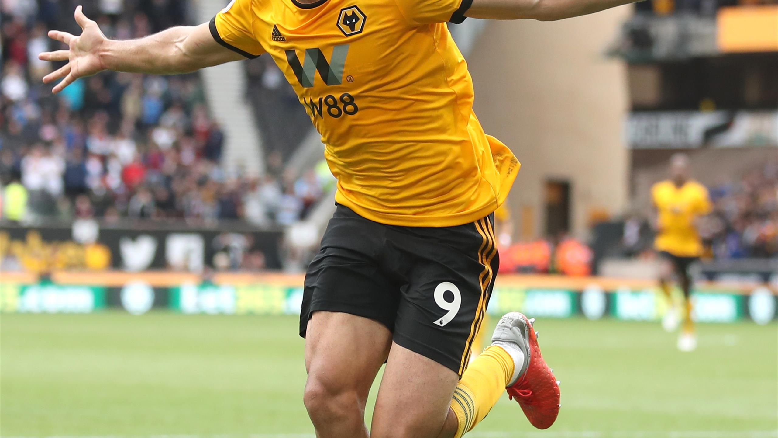 Jimenez signs up to firing Wolves into the Champions League - TNT Sports