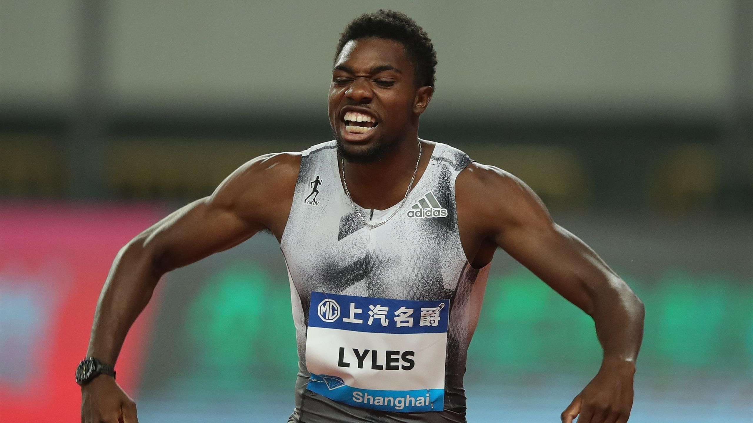 Lyles gets break from uncalled false start to run fast 150 - TNT Sports