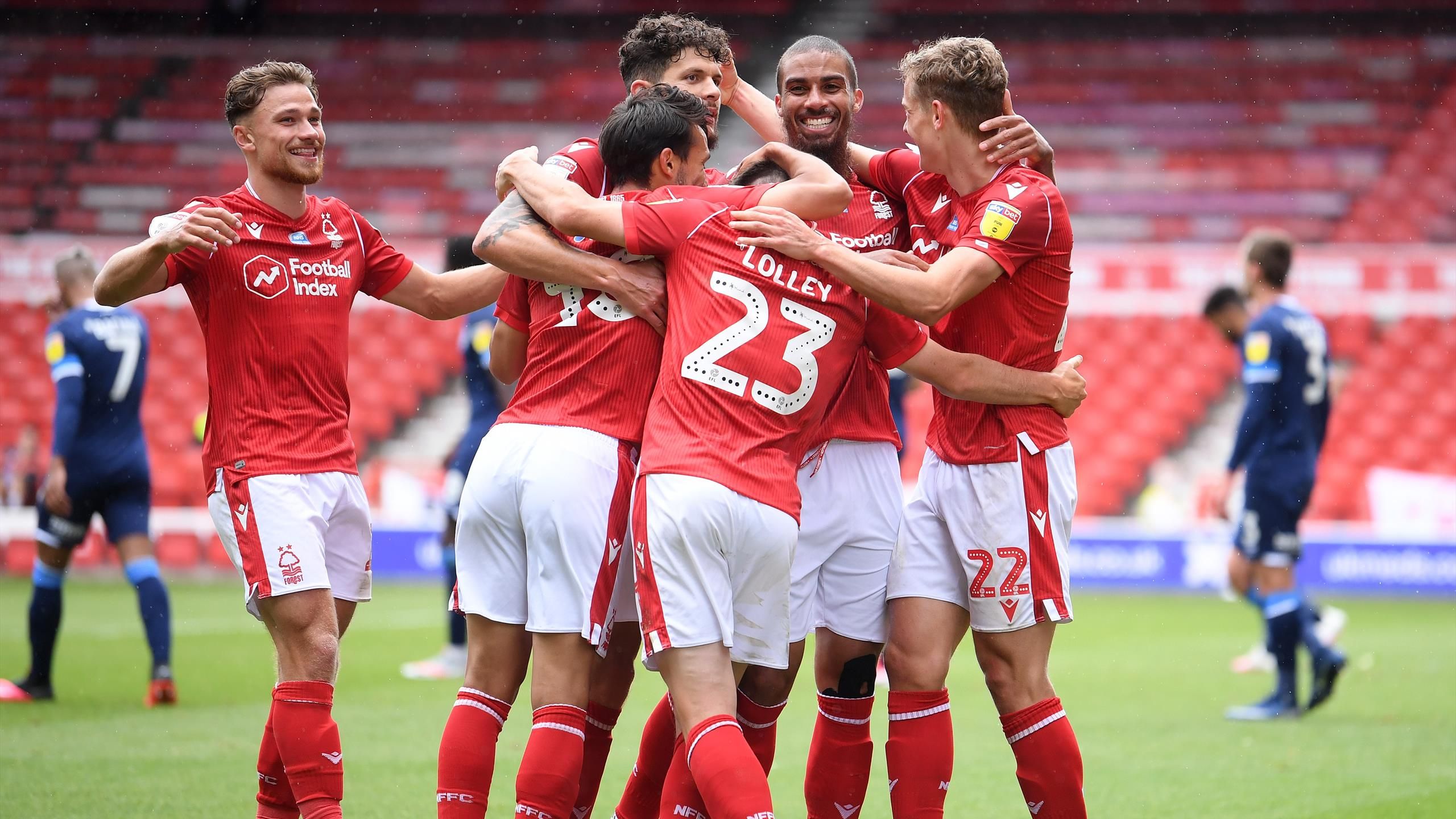 Nottingham Forest cruise past Huddersfield Town as race for play-offs ...