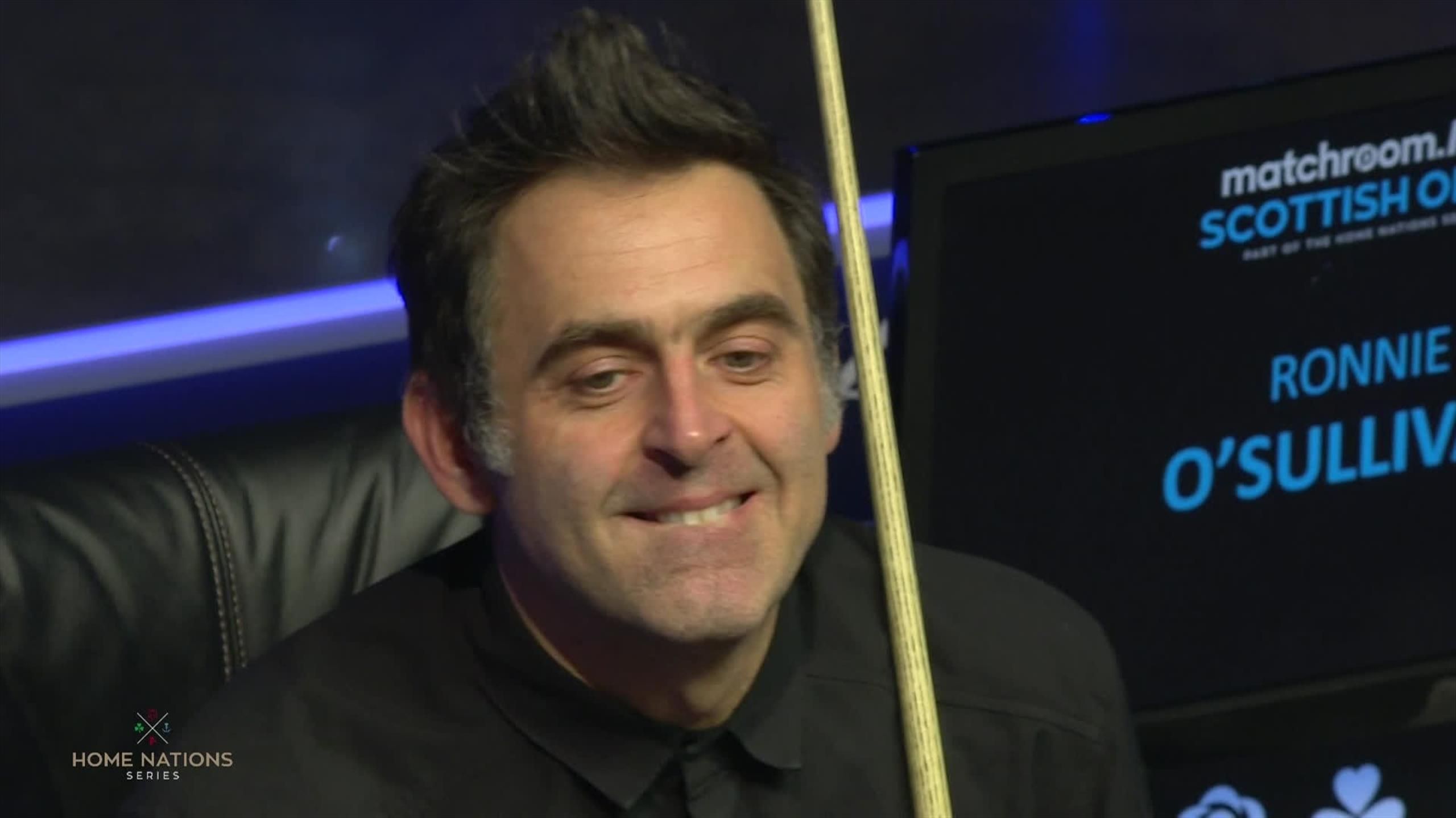 Scottish Open snooker 2020 - Robbie Williams goes in-off after O ...