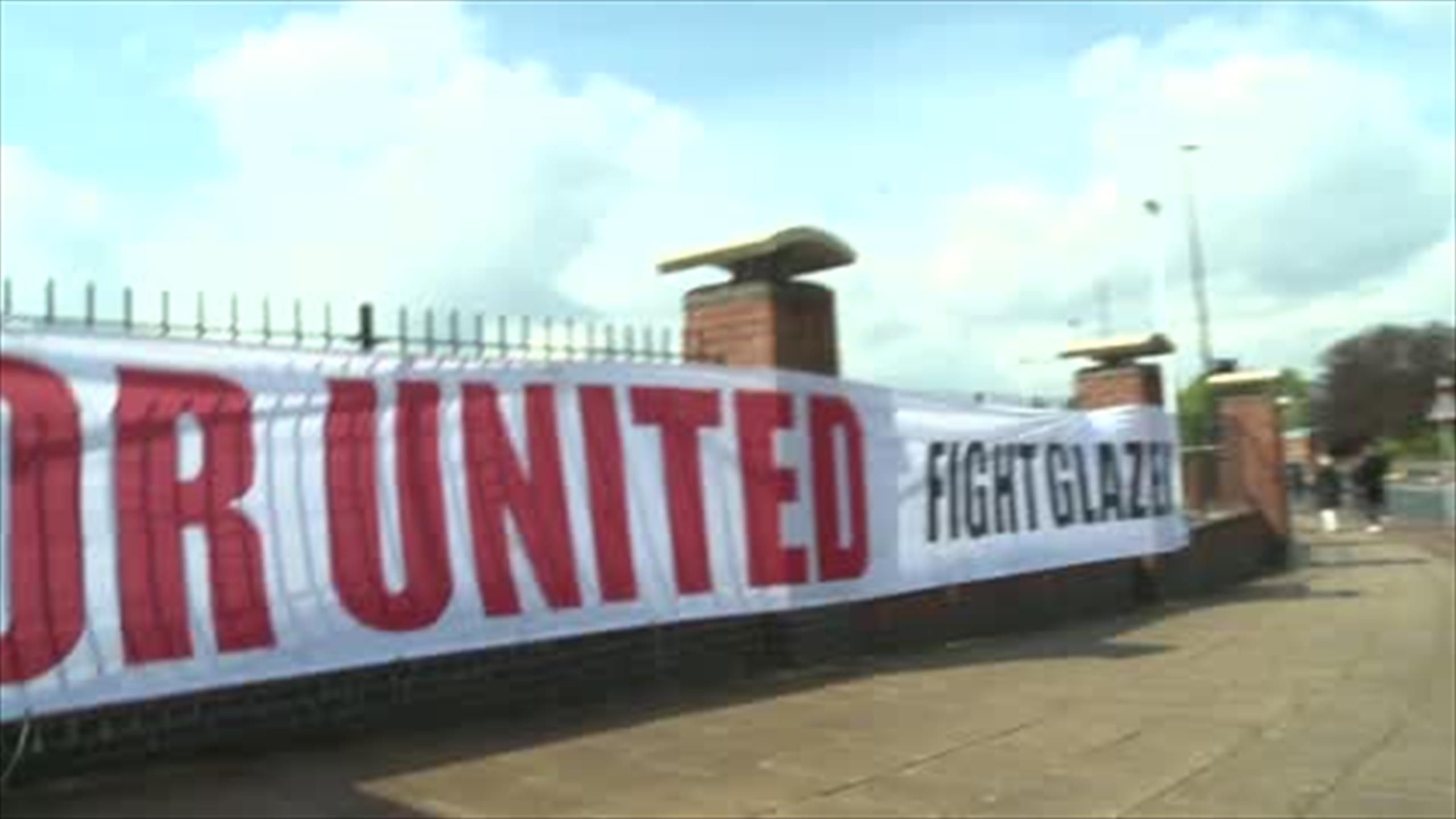 'Fight greed, fight for United' - Angry Manchester United fans protest ...