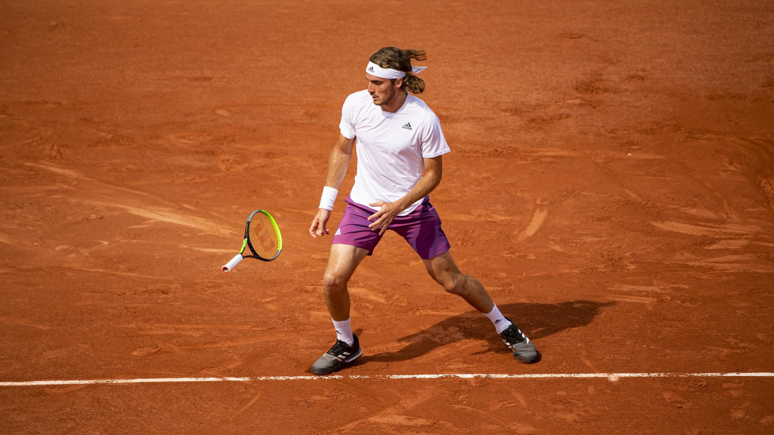 'Explain that!' Stefanos Tsitsipas drops his racket after serve in ...