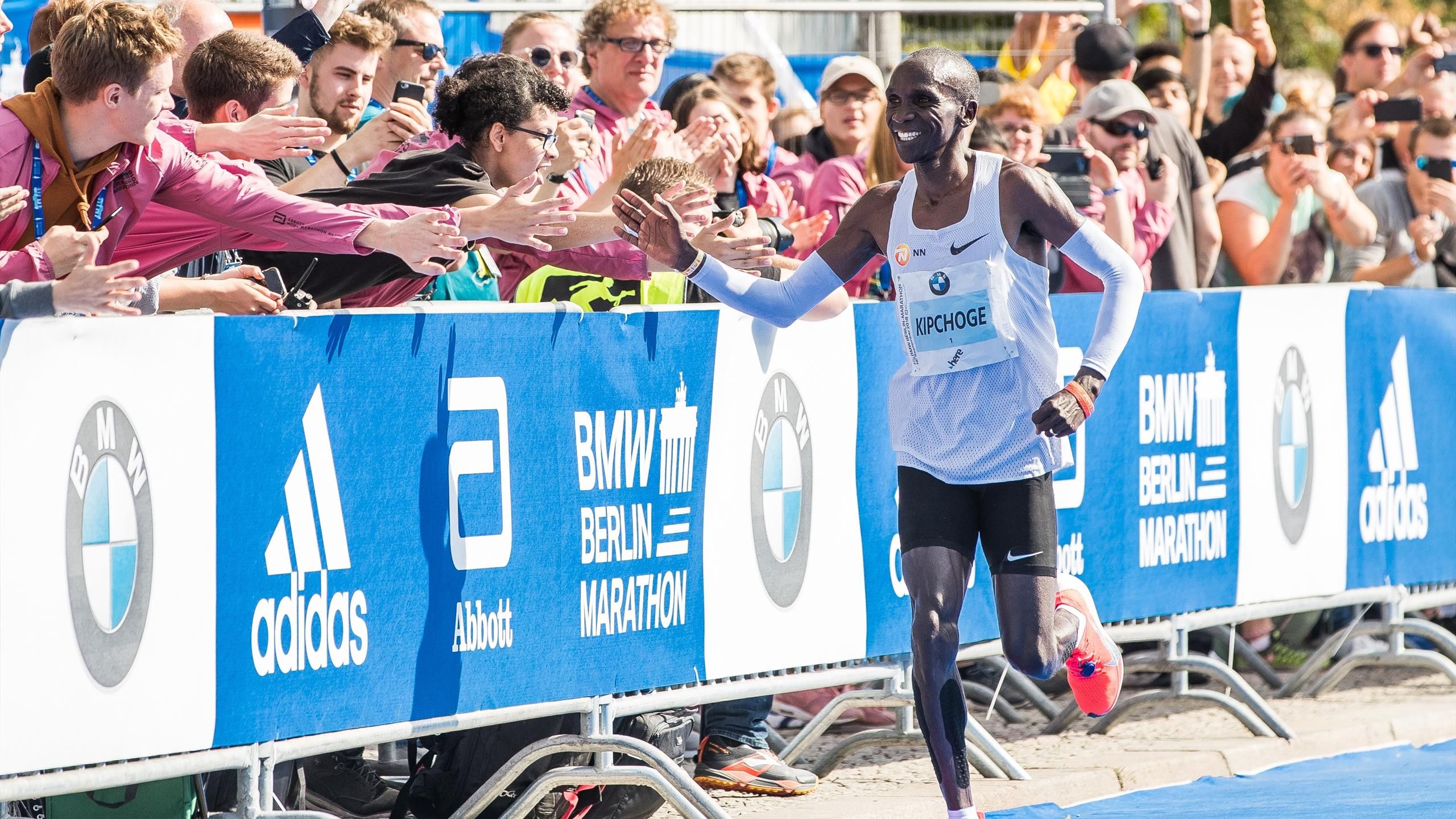 Fastest ever marathon time: How fast is Eliud Kipchoge's world record ...