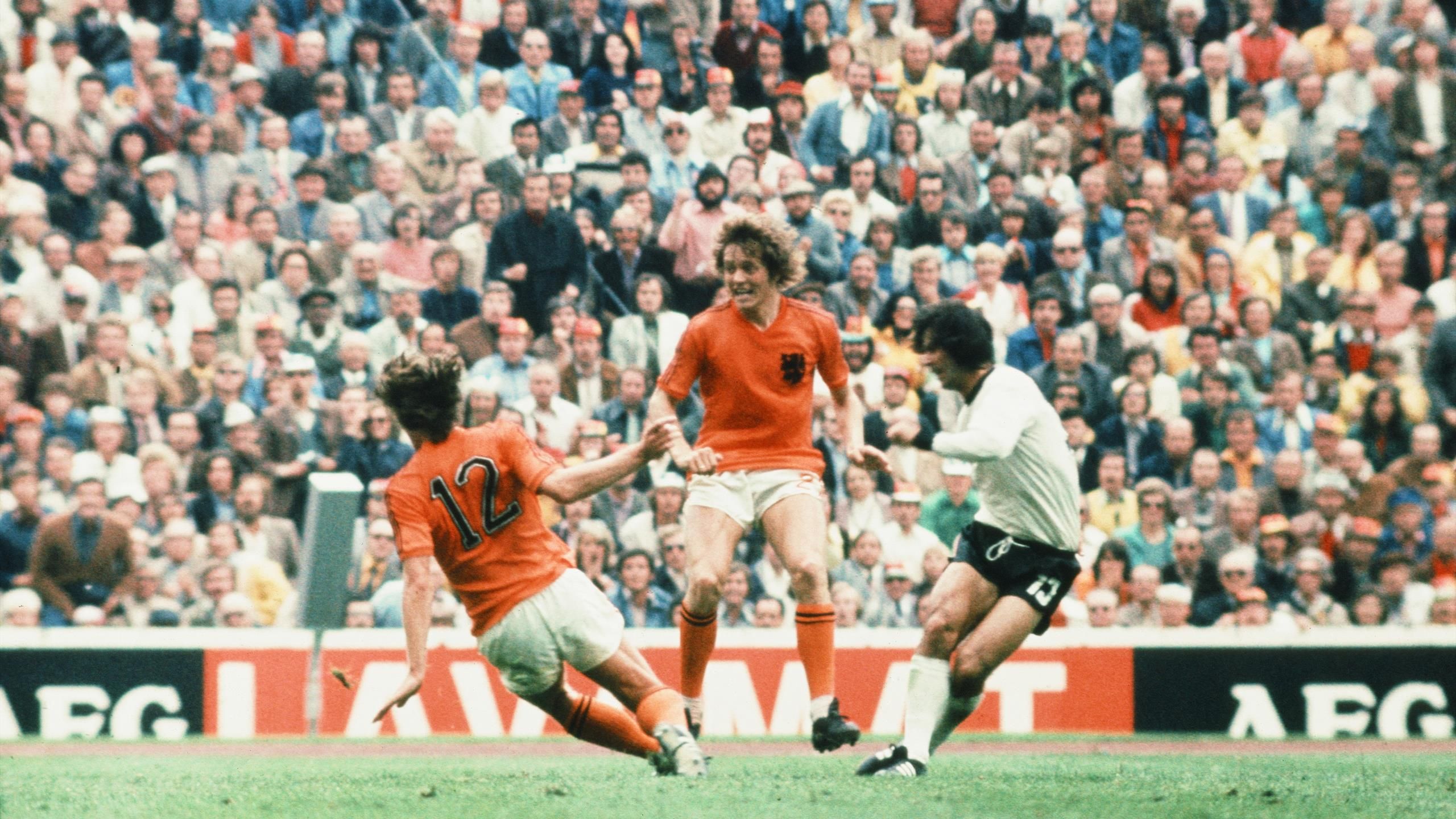 Gerd Muller - The game's greatest poacher and the builder of Bayern ...