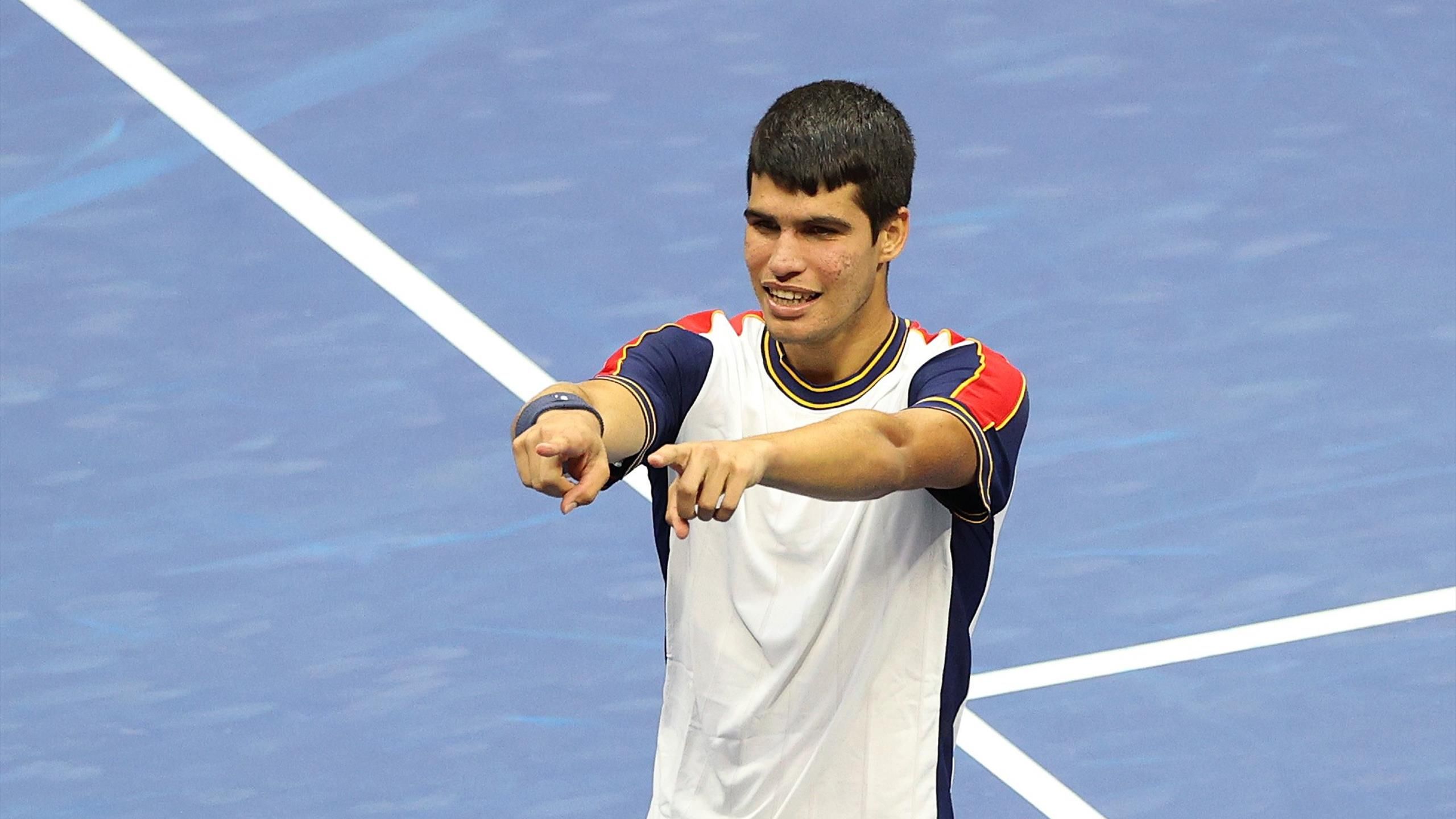 us-open-2021-carlos-alcaraz-18-stuns-stefanos-tsitsipas-in-five-set