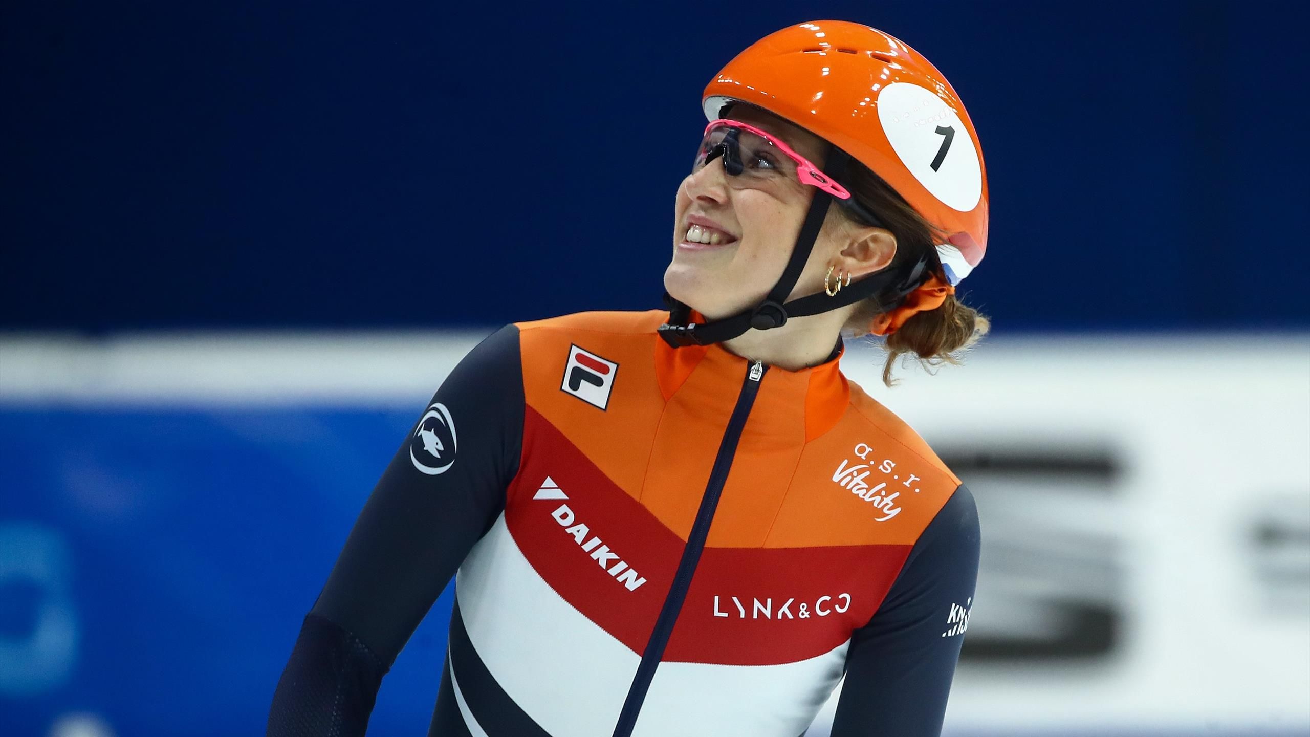 Suzanne Schulting the short track speed skating queen in Debrechen ...
