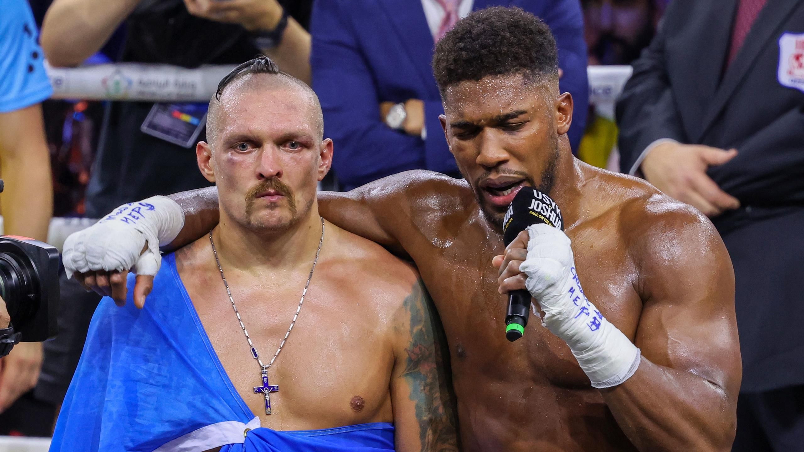 Anthony Joshua admits 'letting himself down' in fraught scenes after defeat to Oleksandr Usyk in ...